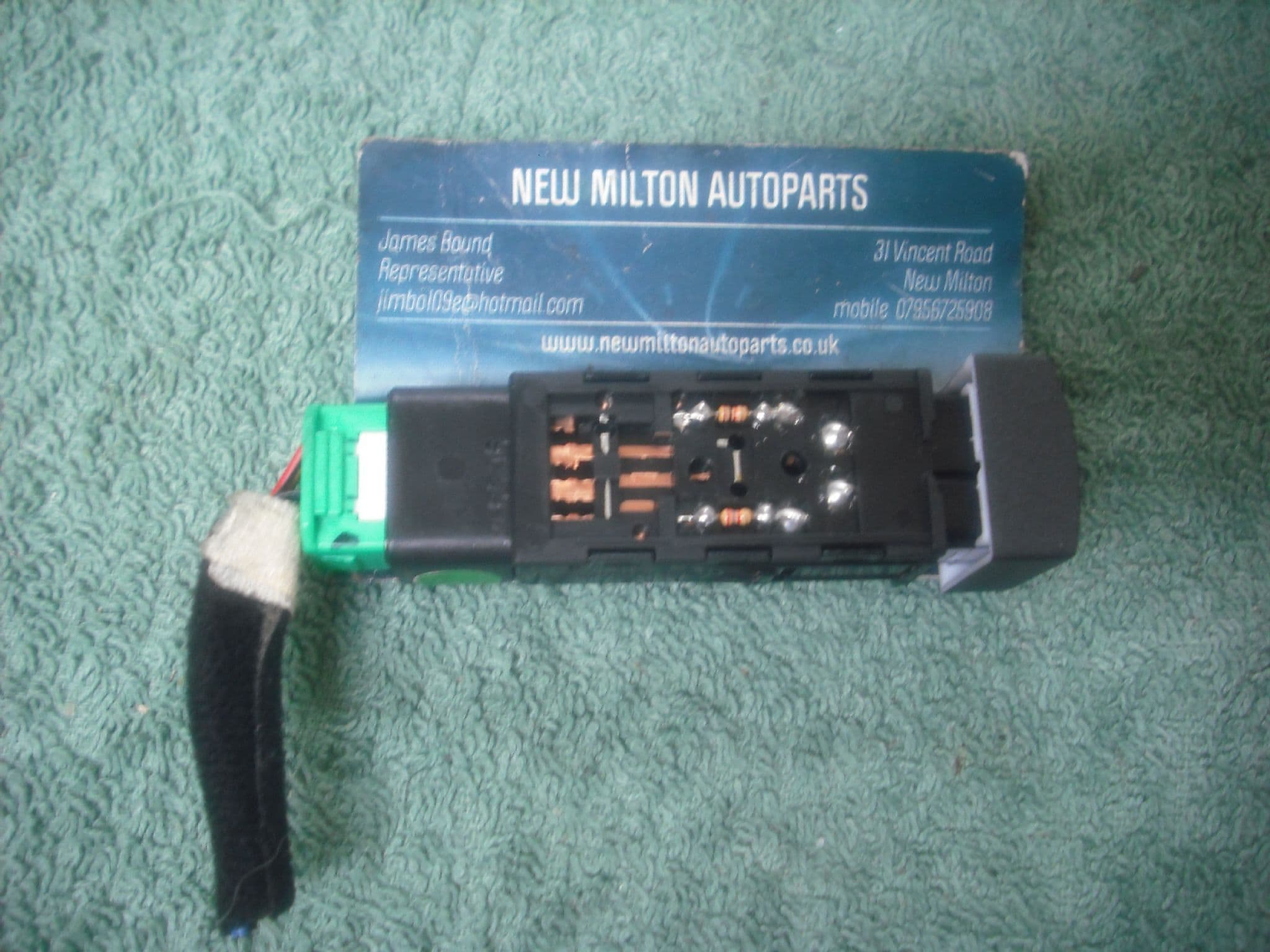HMC DECO 202002962 KIA SORENTO FRONT WINDOW HEATED DEMISTER SWITCH