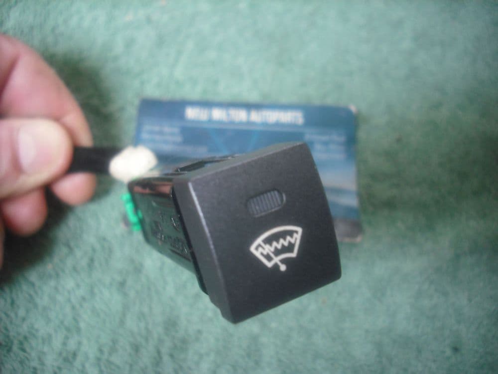 HMC DECO 202002962 KIA SORENTO FRONT WINDOW HEATED DEMISTER SWITCH
