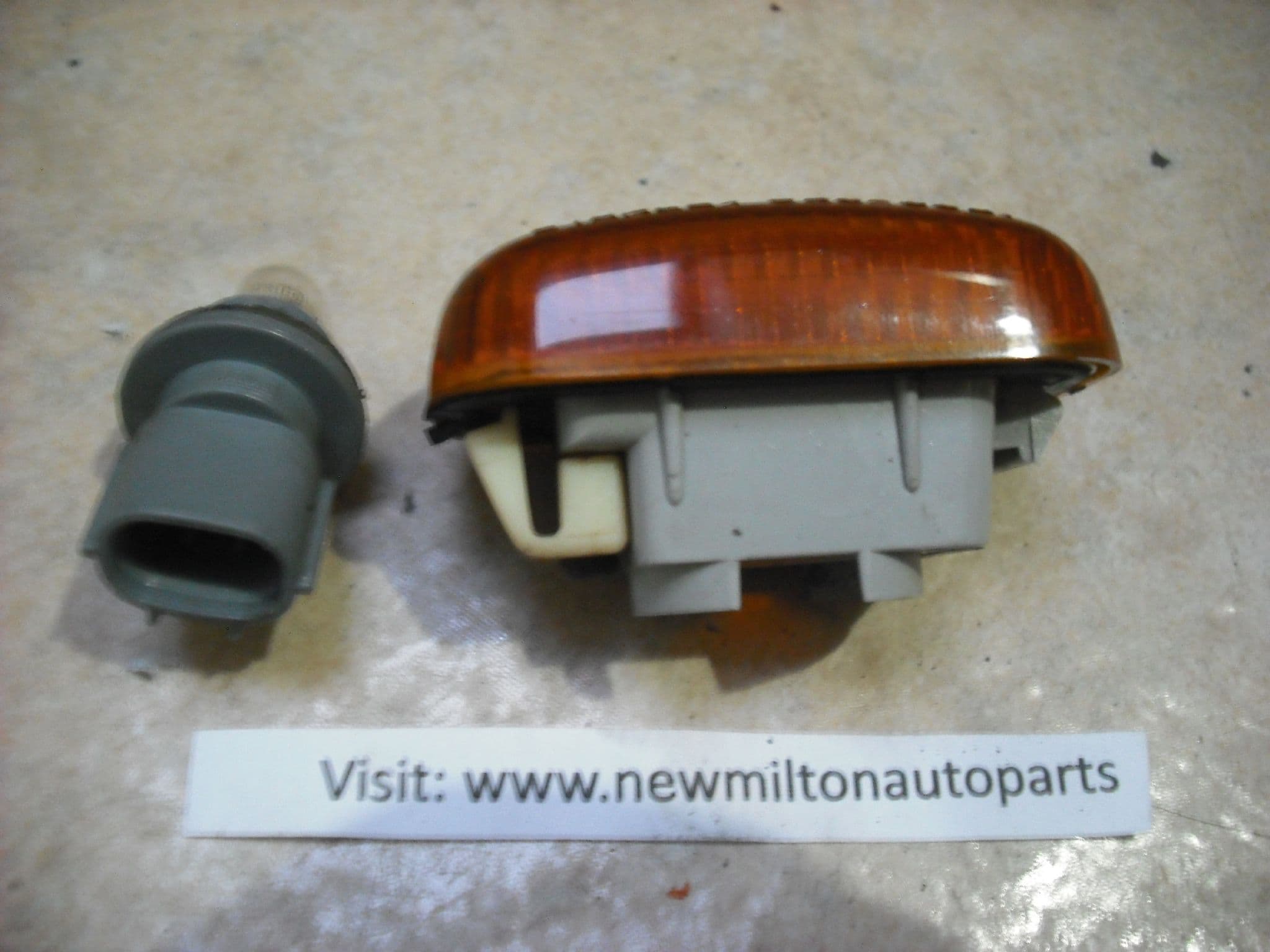 ISUZU TROOPER MK2 AND MK3 FRONT SIDE WING INDICATOR MARKER