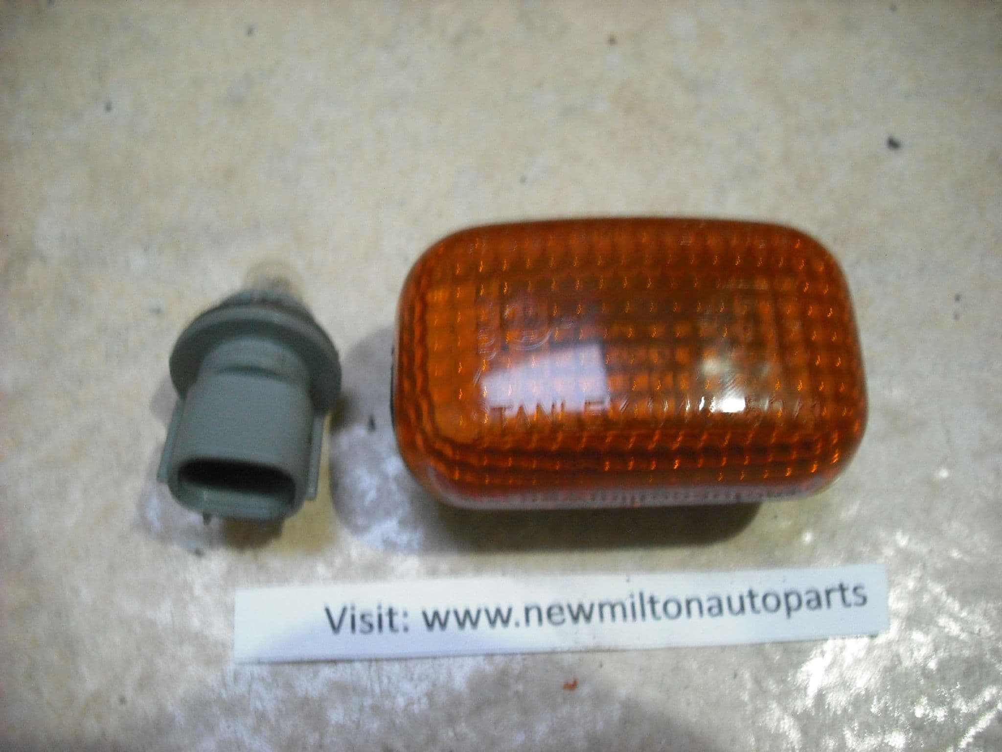 ISUZU TROOPER MK2 AND MK3 FRONT SIDE WING INDICATOR MARKER