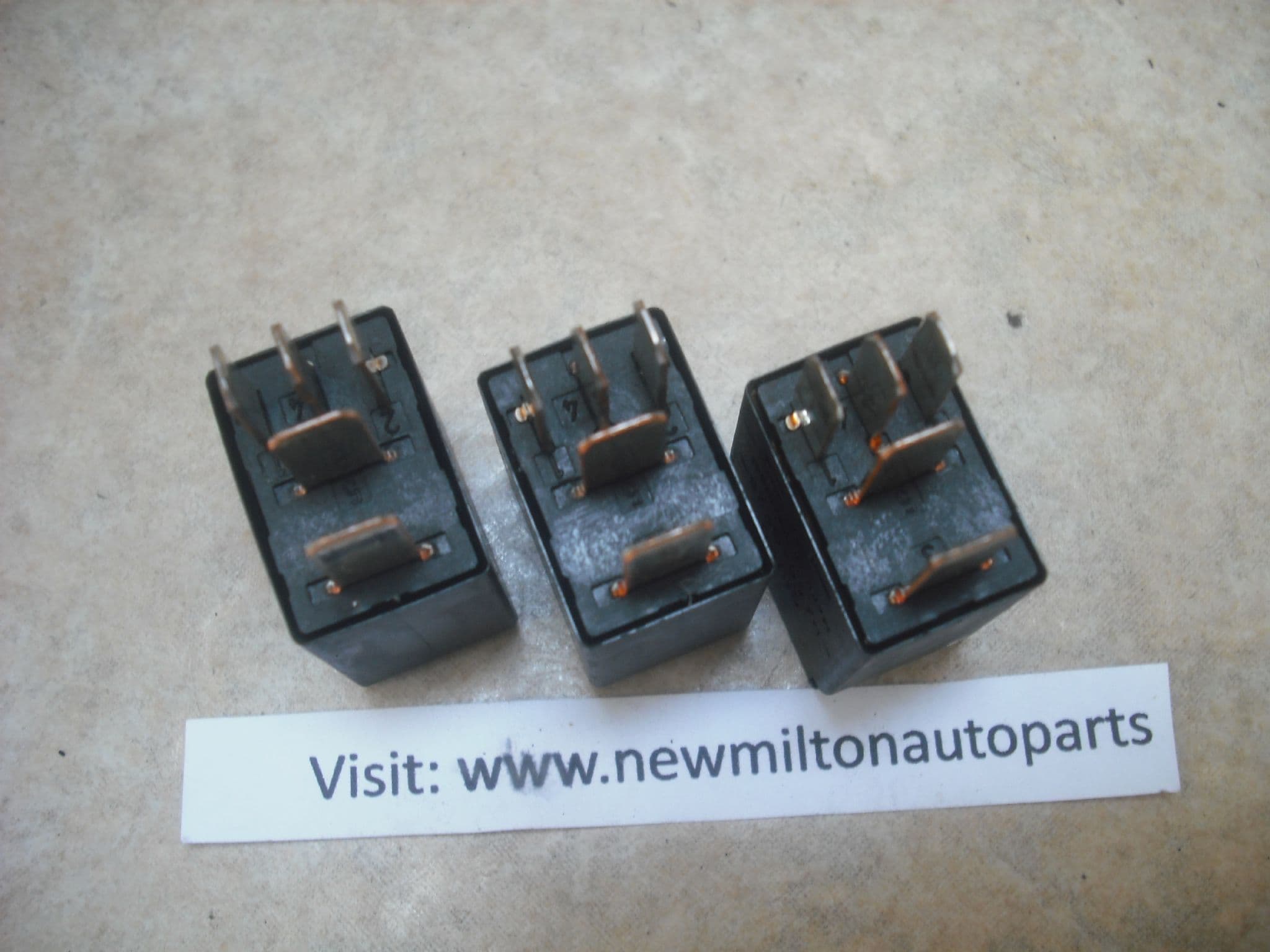 JAGUAR X-TYPE X TYPE 3 ORIGINAL FORD / JAGUAR RELAYS F57B-14B192-AA G1UHQ