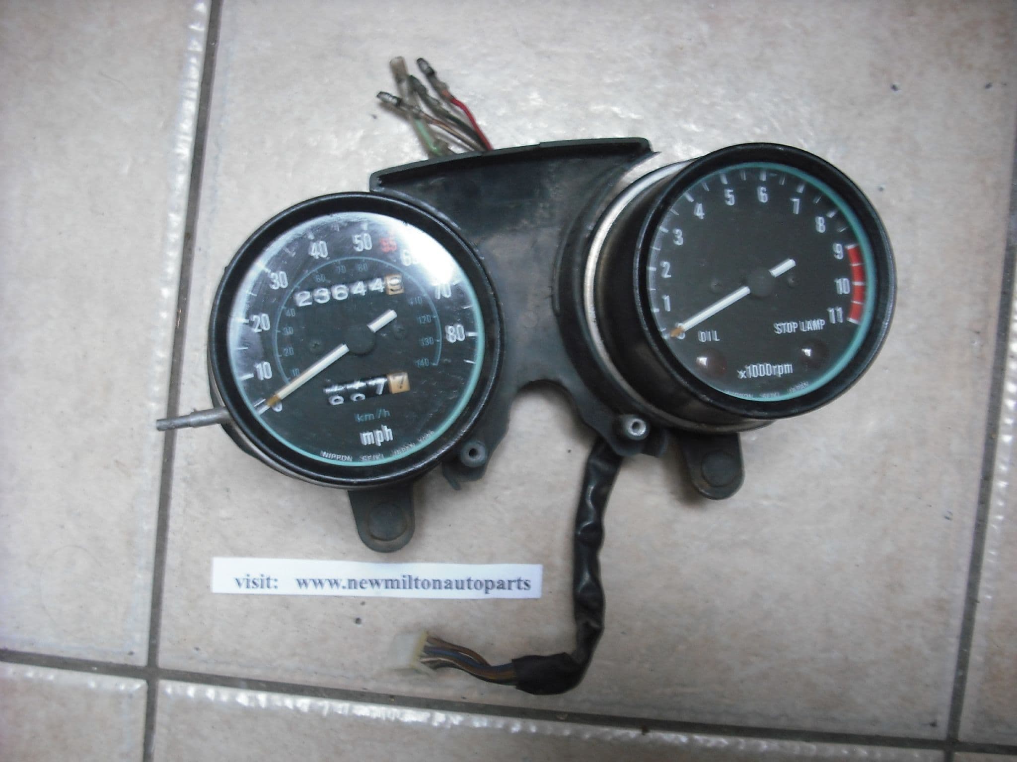 KAWASAKI Z440 LTD 1979-1983 SPEEDOMETER AND REV COUNTER ASEMBLEY