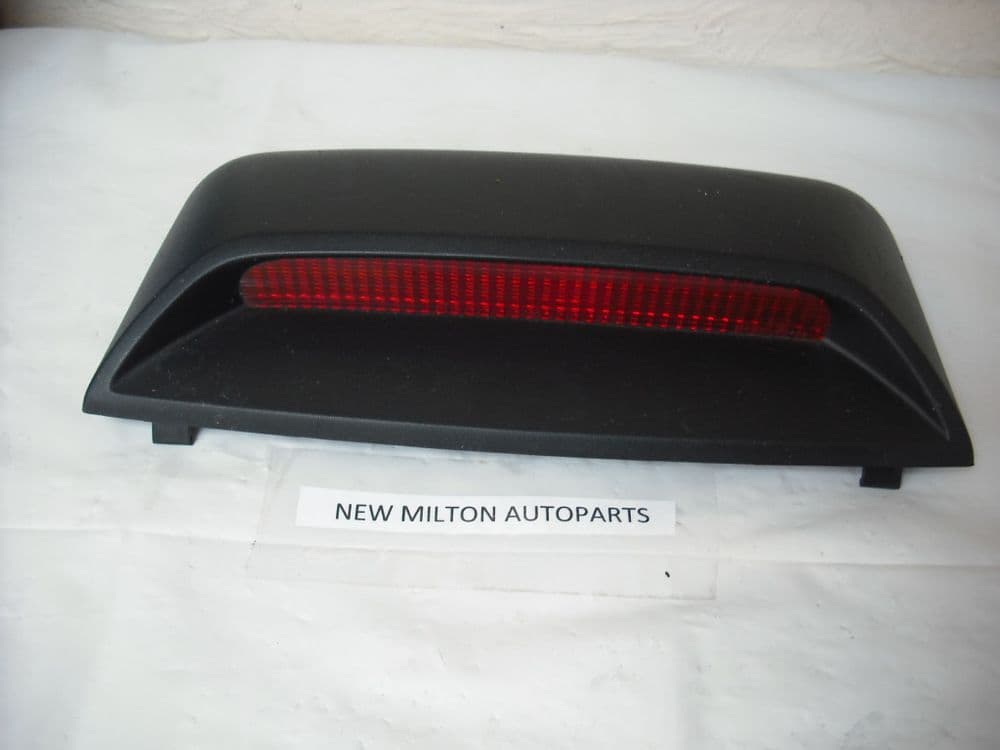 LEXUS IS200 REAR PARCEL SHELF MOUNTED BRAKE LIGHT
