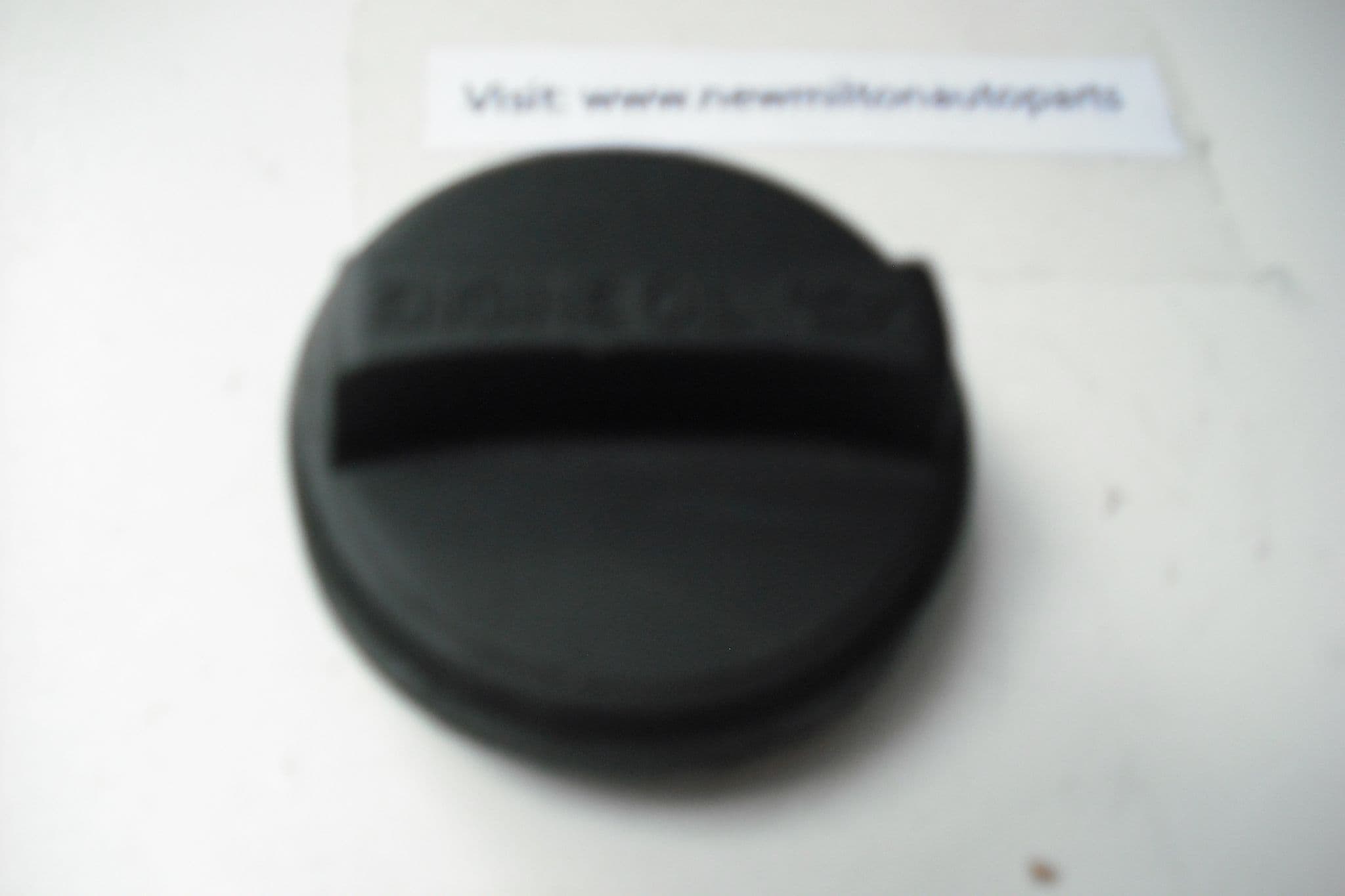 LEXUS RX400H ENGINE OIL FILLER CAP FOR PETROL ENGINES