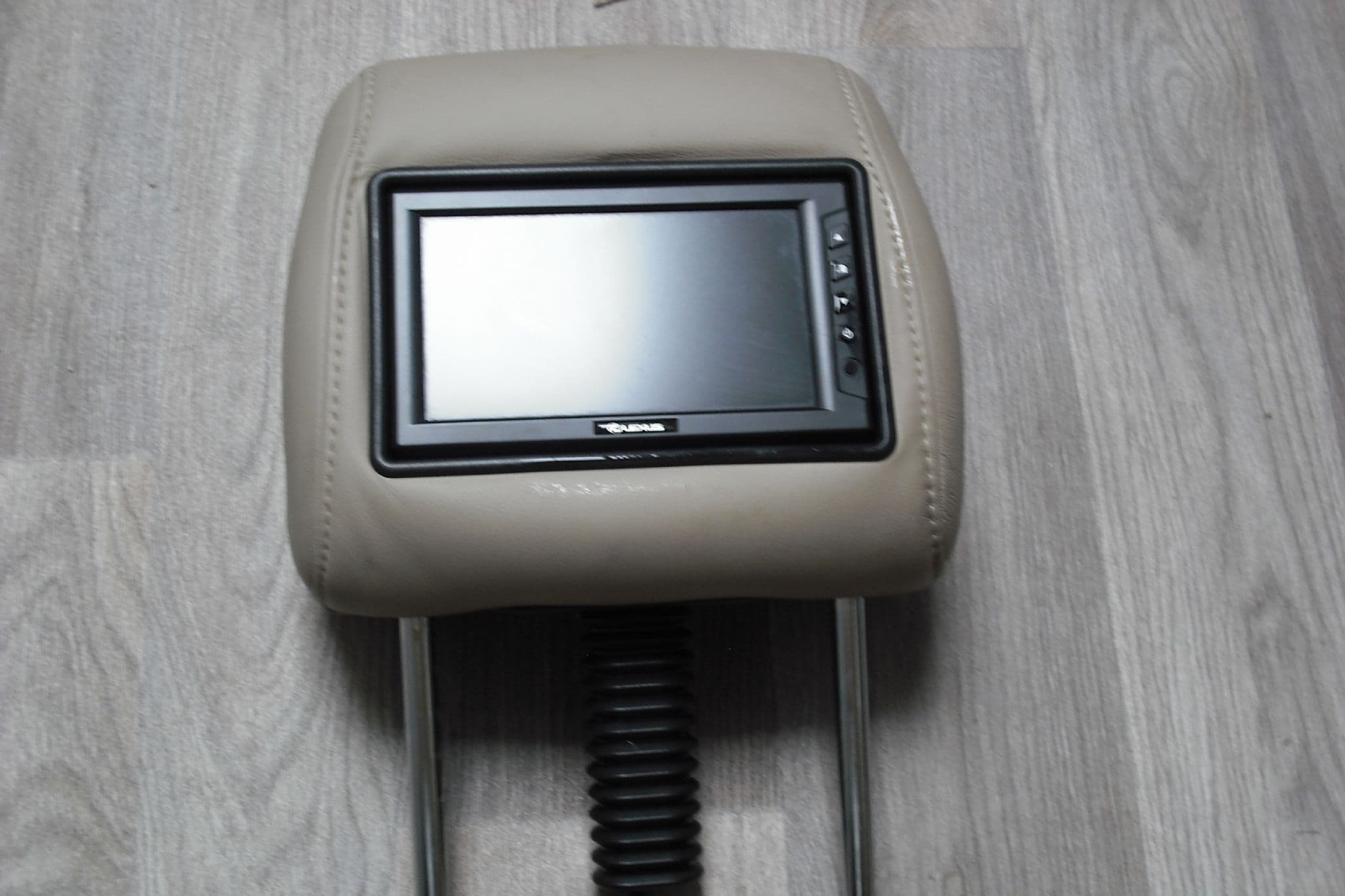 LEXUS RX400H FRONT HEADREST WITH DVD SCREEN