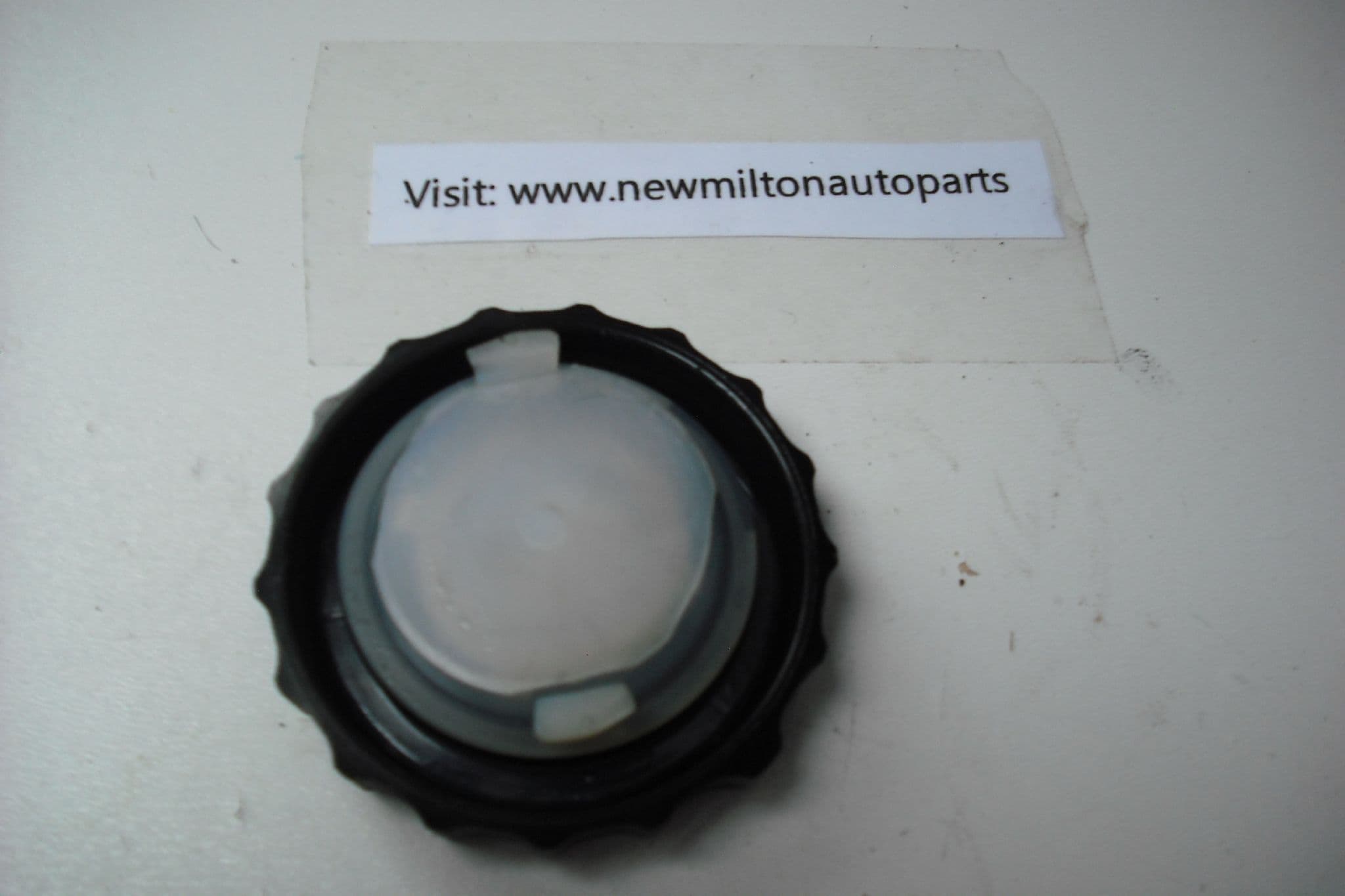 LEXUS RX400H IS200 AND IS300 BRAKE FLUID MASTER CYLINDER FILLER CAP