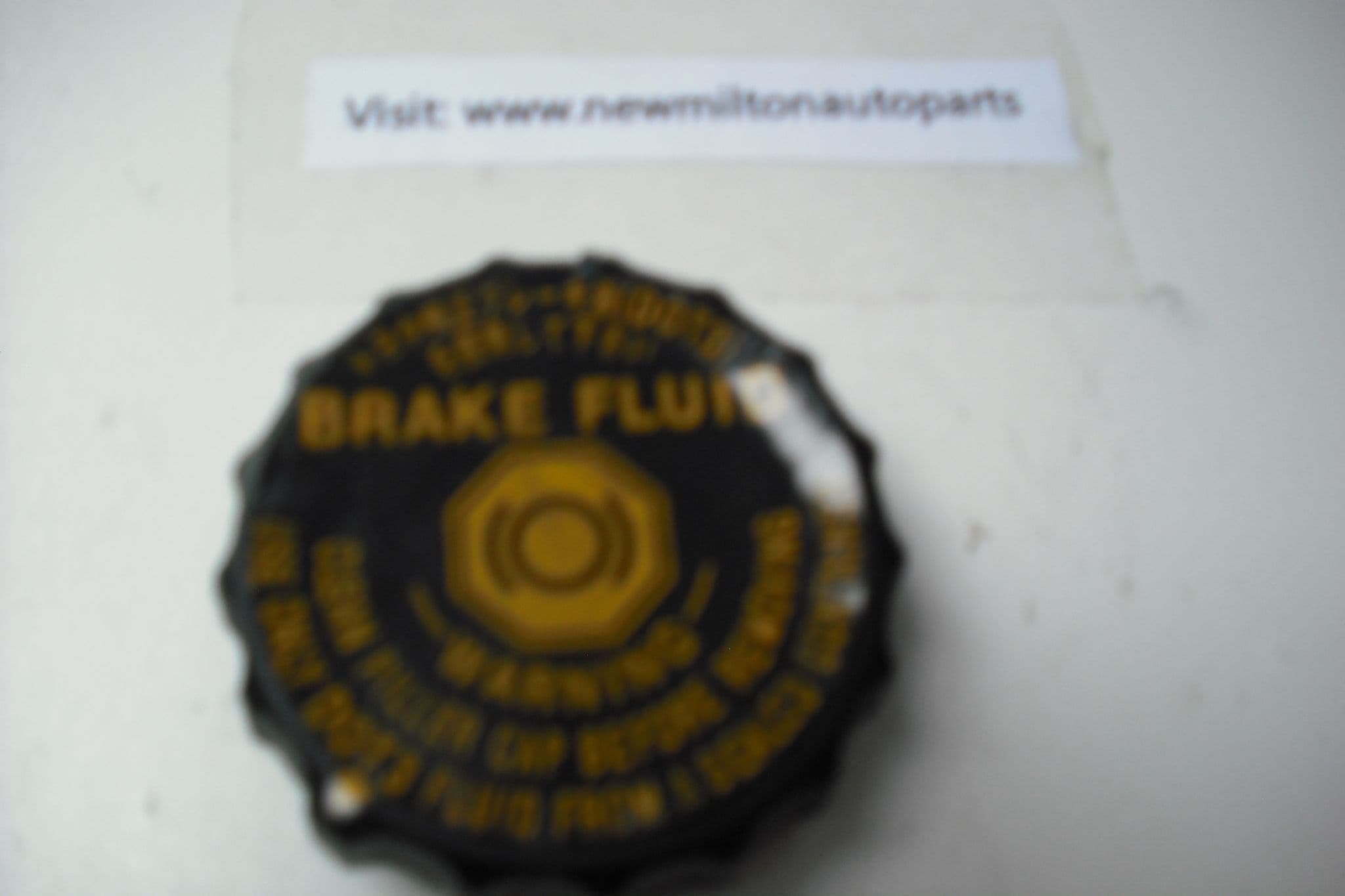 LEXUS RX400H IS200 AND IS300 BRAKE FLUID MASTER CYLINDER FILLER CAP