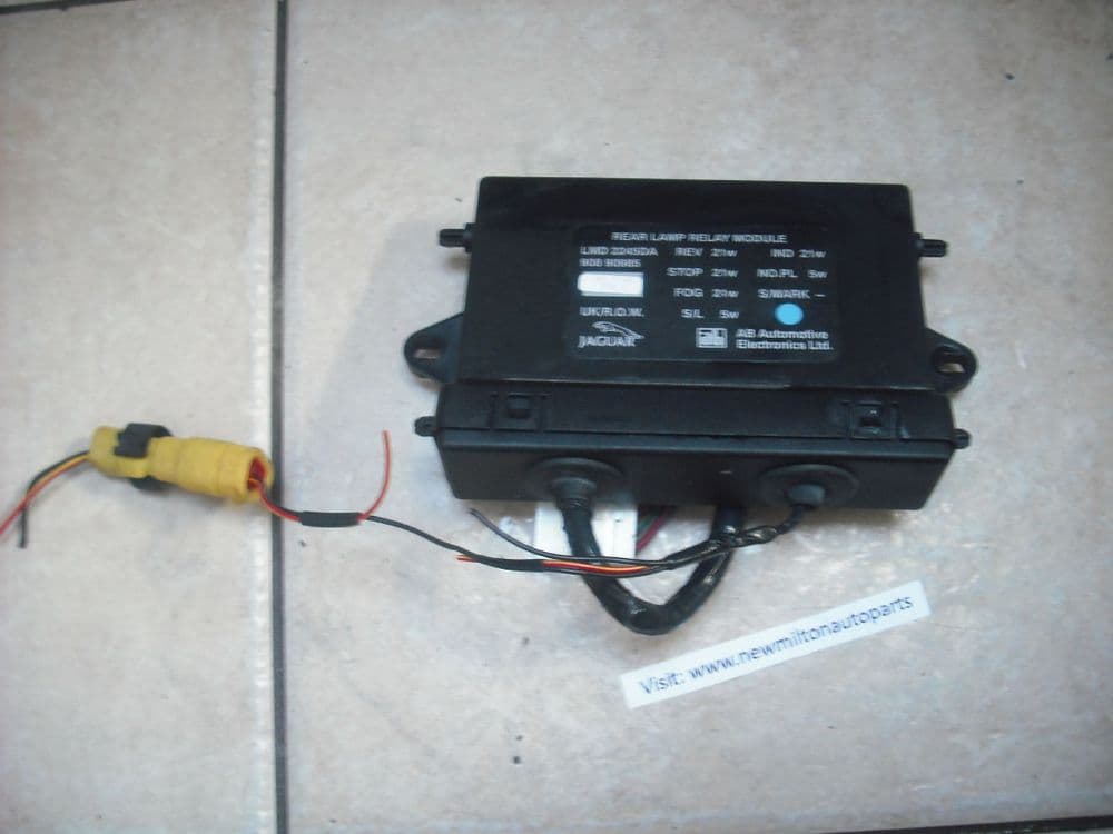 LMD2245DA JAGUAR XJ6 XJ40 REAR LAMP CONTROL RELAY MODULE CONTROL REALY