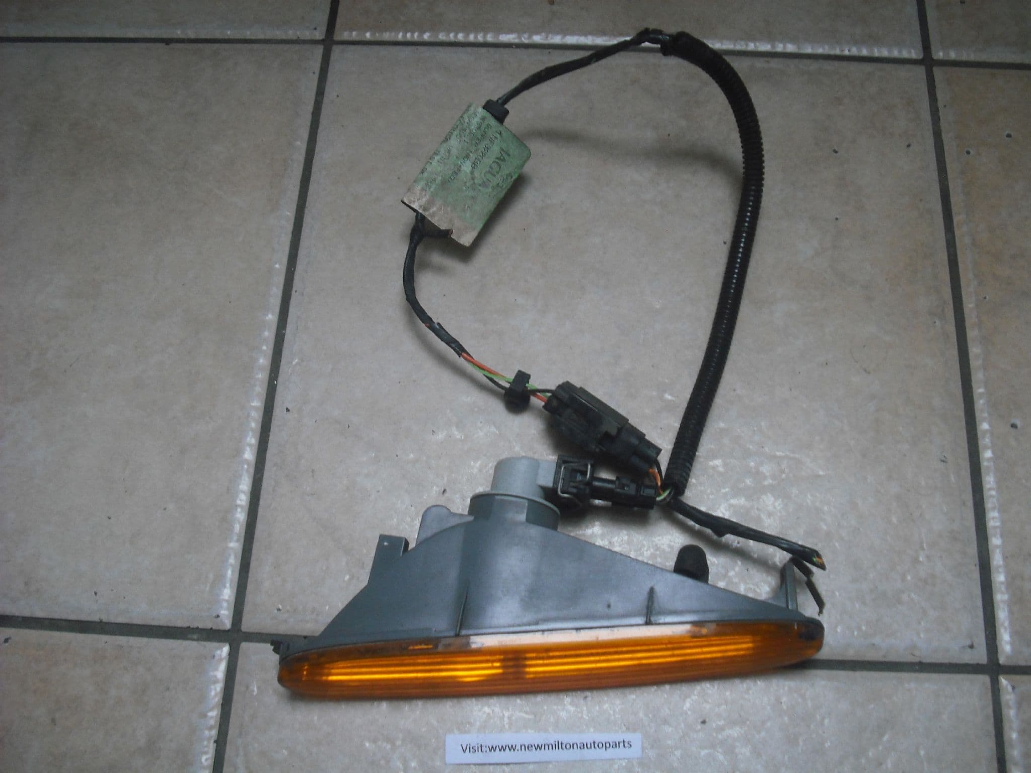 LNC 4800 AD RH A GENUINE JAGUAR X308 XJ8 FRONT BUMPER INDICATOR FLASHER ...