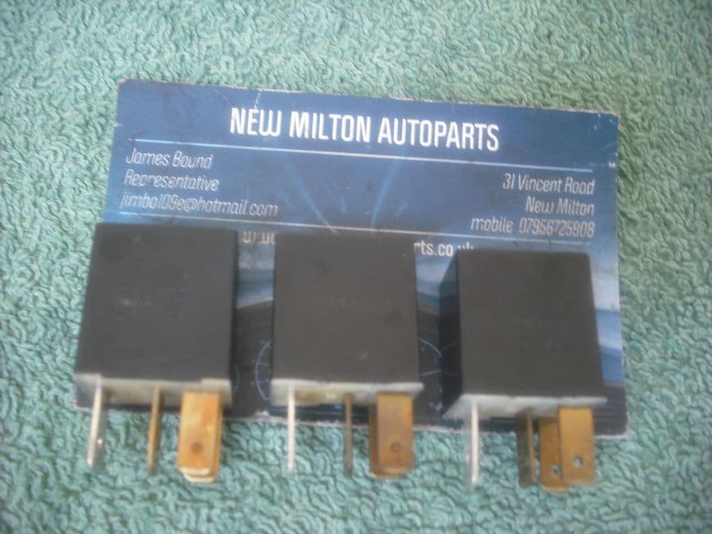 LUCAS GM 90229206 3 GENUINE SAAB 9000 900 BLACK RELAYS