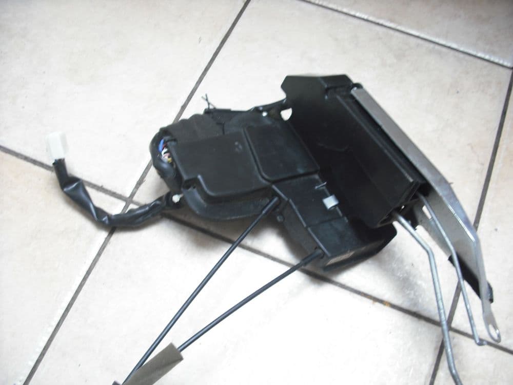 MAZDA CX-7 FRONT DOOR LOCK / CATCH / CENTRAL LOCKING ACTUATOR MECHANSIM ...