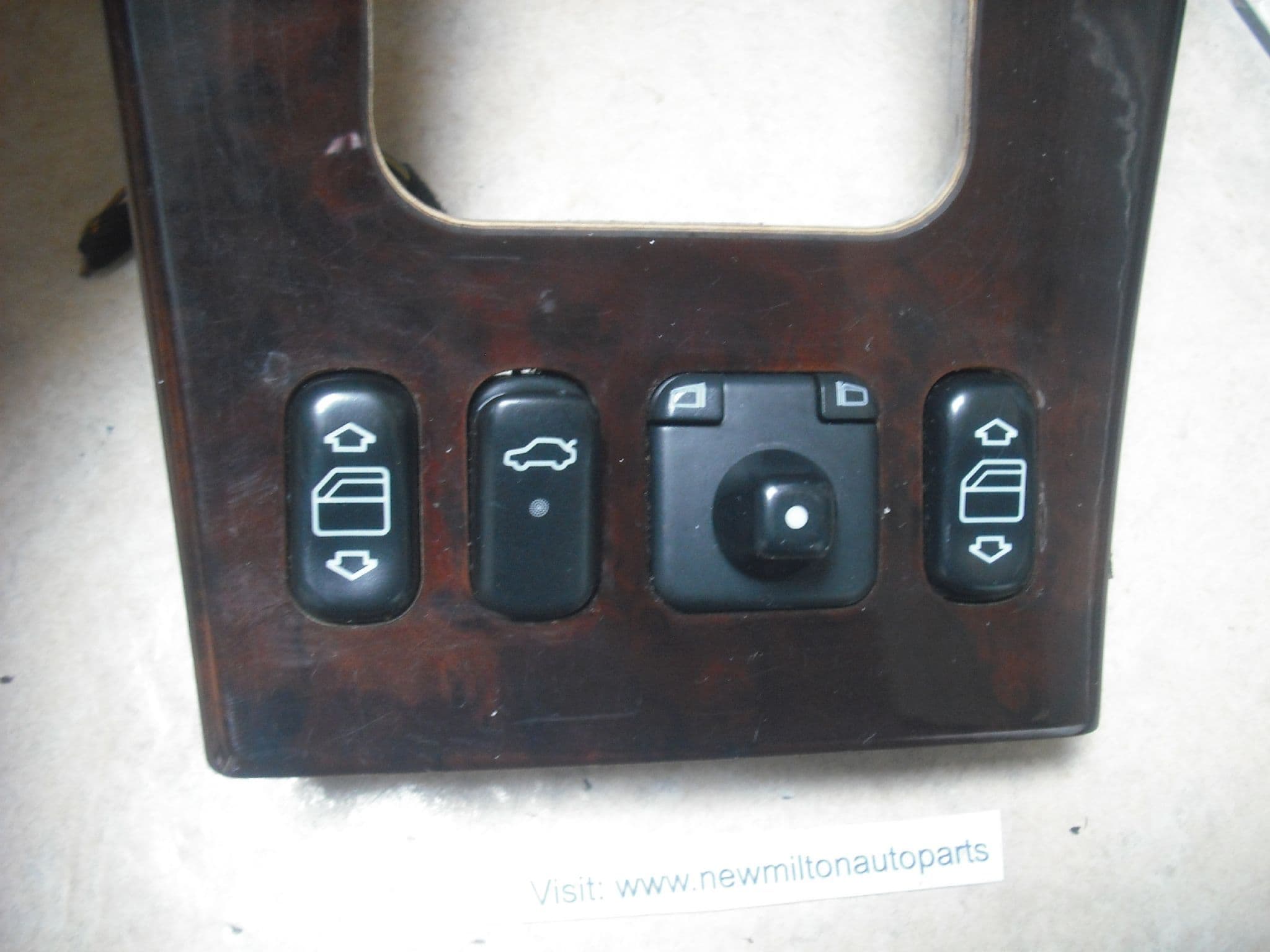 MERCEDES BENZ W208 CLK WINDOW AND DOOR MIRROR SWITCH PANEL