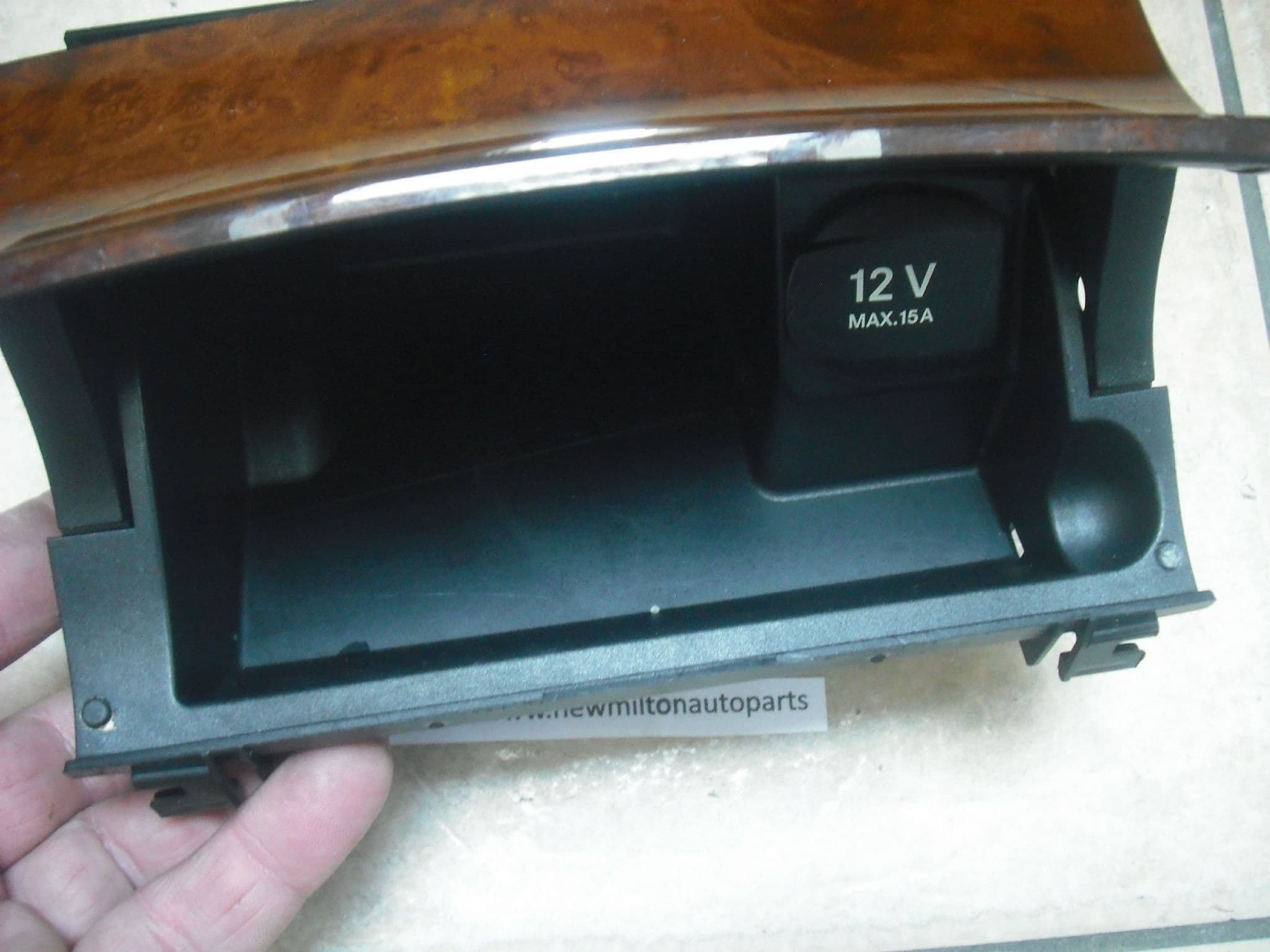 MERCEDES BENZ W211 E CLASS FRONT FLIP FRONT ASHTRAY