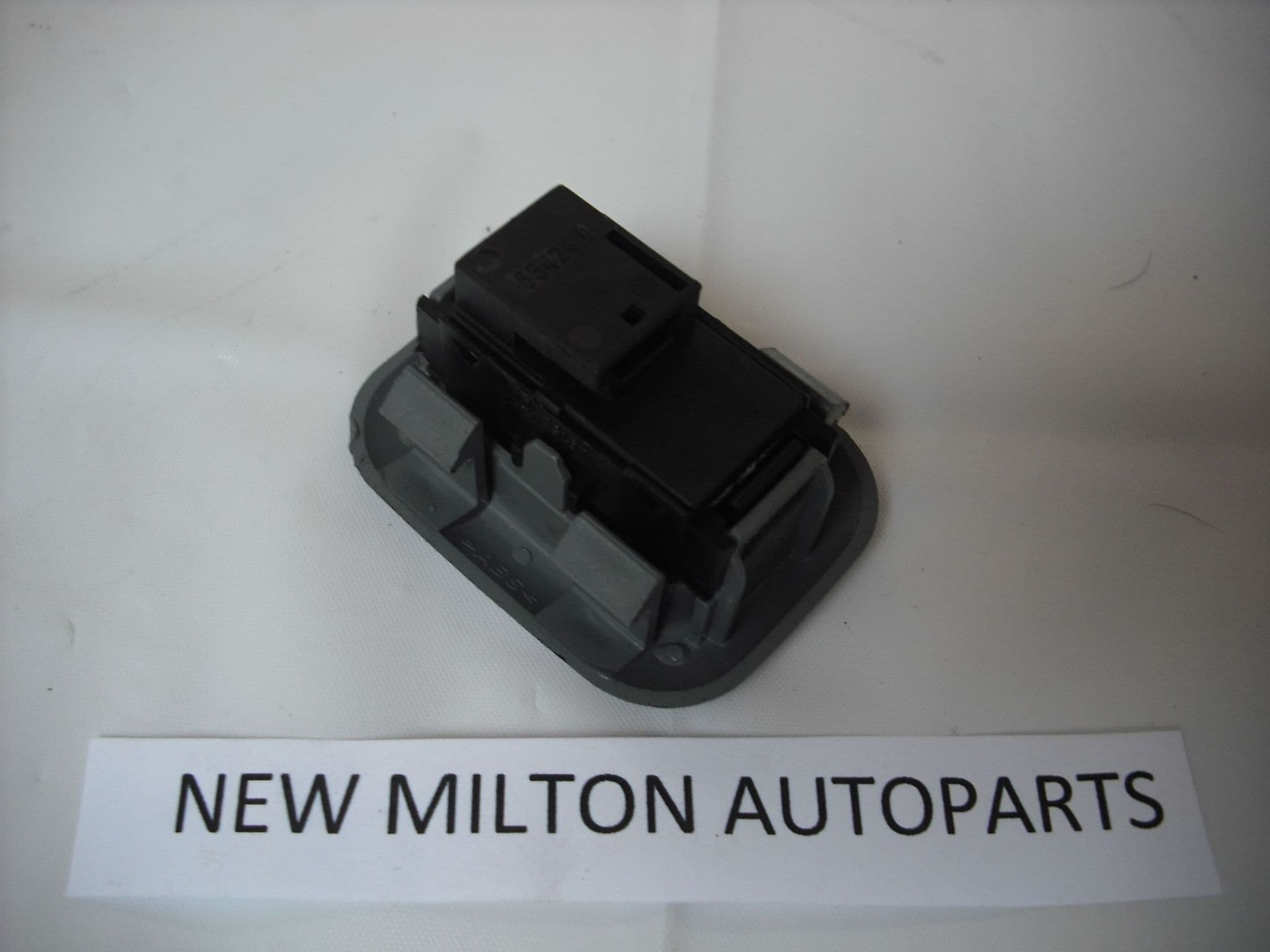 MERCEDES W202 C CLASS REAR BACK DOOR ELECTRIC WINDOW SWITCH WITH GREY TRIM