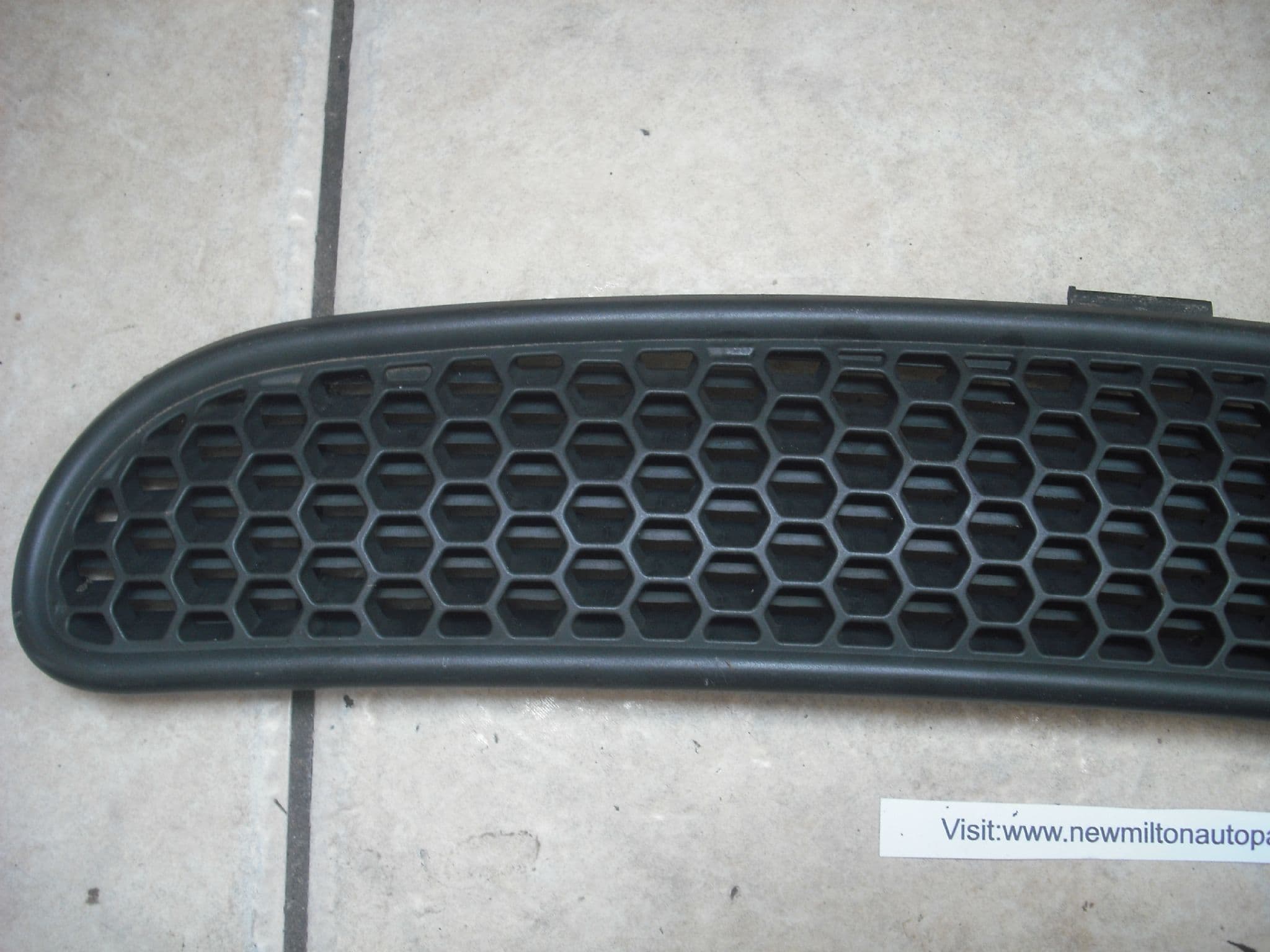 MINI COOPER R50 R52 R53 FRONT SCUTTLE HONEYCOMBE GRILLE LEFT SIDE