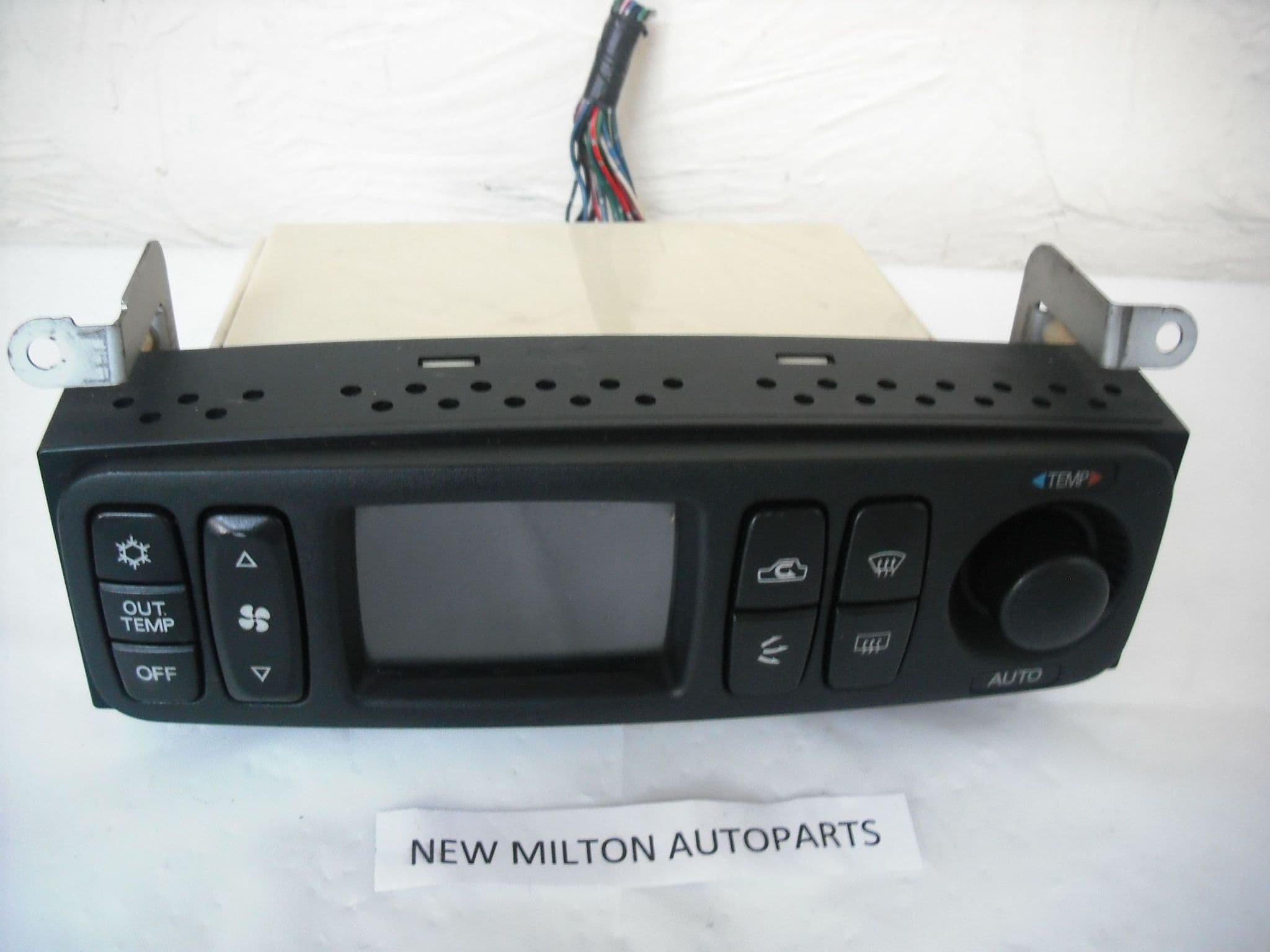 MITSUBISHI FTO ACC DIGITAL HEATER CLIMATE CONTROL MR147121 1997-2001