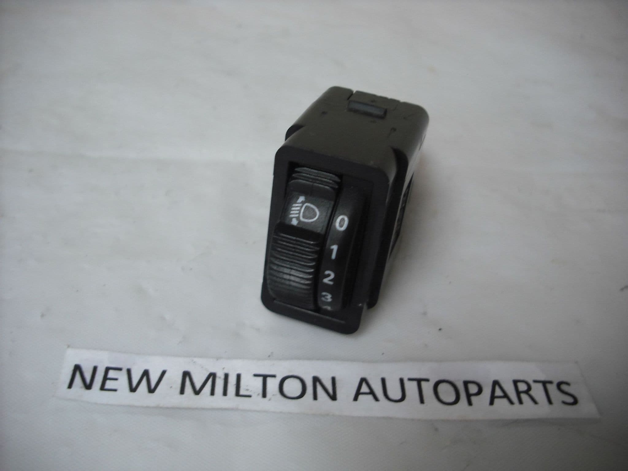 MITSUBISHI GALANT HEADLIGHT HEIGHT LEVEL ADJUSTMENT SWITCH
