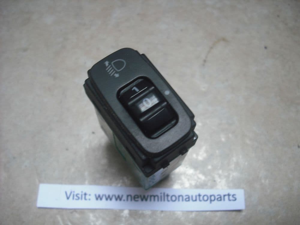 MITSUBISHI PININ HEADLIGHT HEADLAMP HEIGHT LEVELING SWITCH
