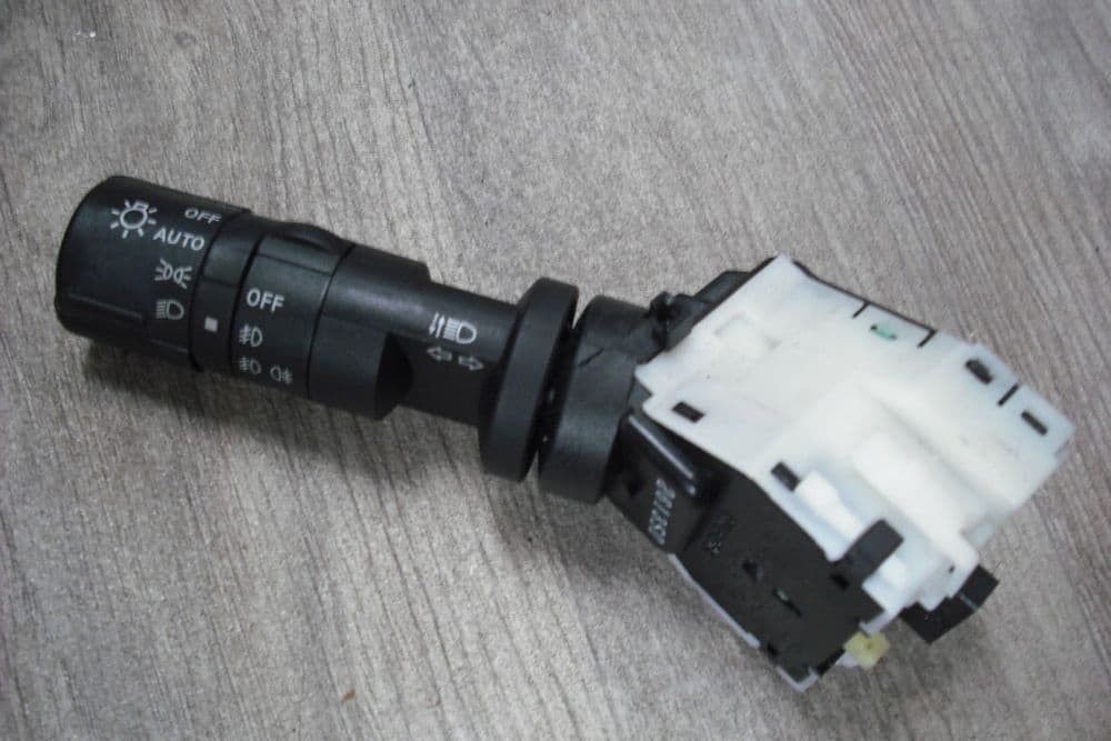 NISSAN QASHQAI J10 HEADLIGHT INDICATOR AND FRONT AND REAR FOG LIGHT ...
