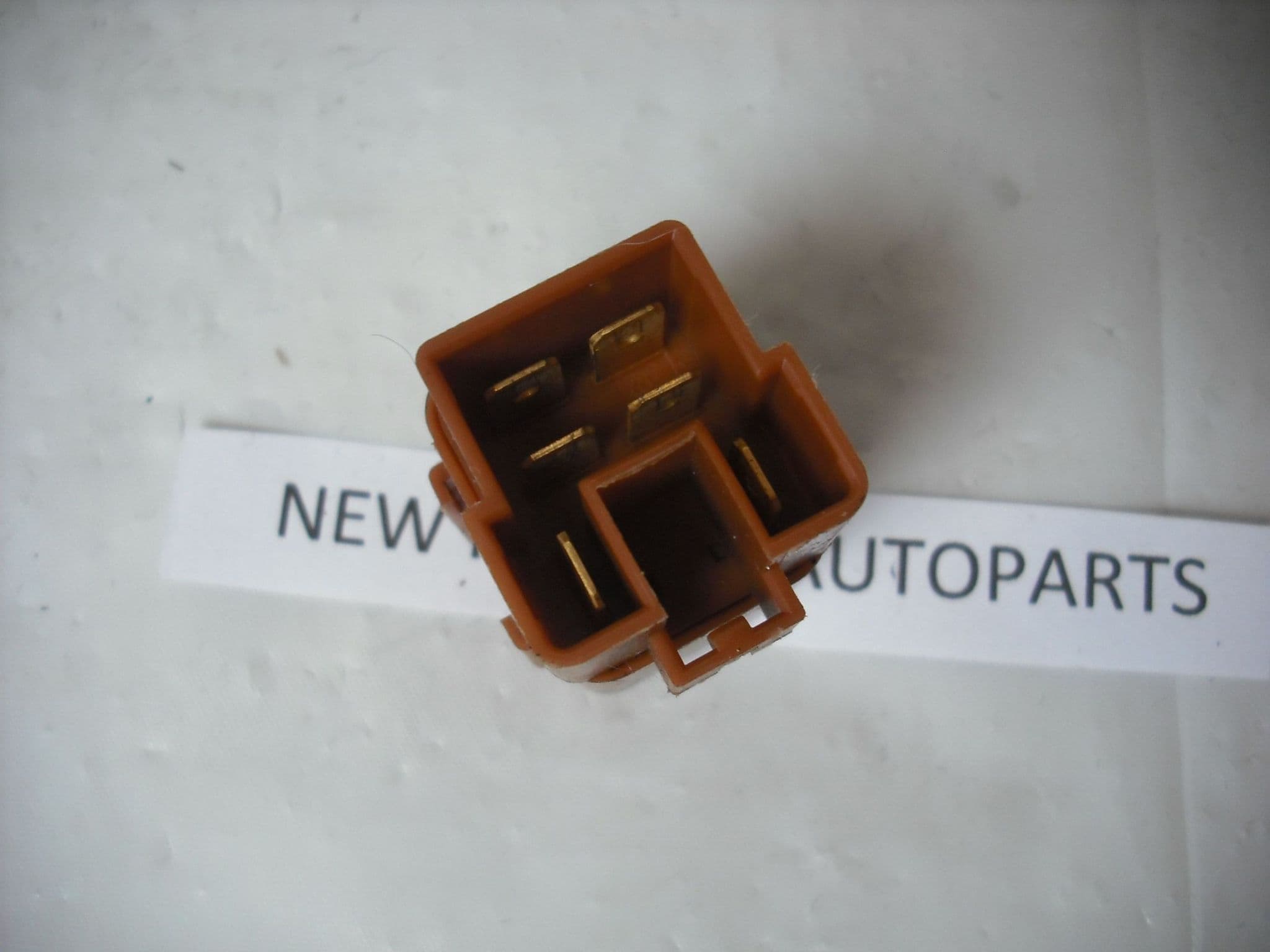 NISSAN TERRANO FORD MAVERICK 2 BROWN RELAY 25230 79964