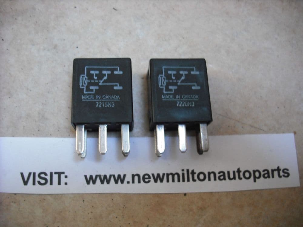OMRON 21911C 05269988AA 2 GENUINE DODGE CARAVAN / CHRYSLER VOYAGER RELAYS