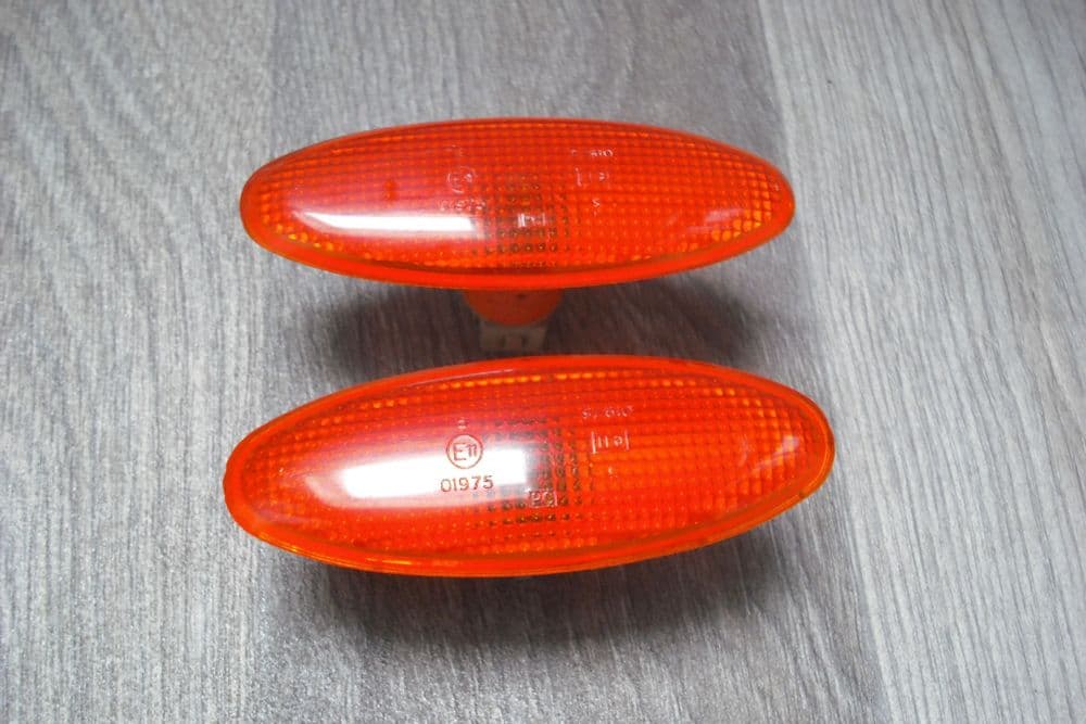 PAIR OF JAGUAR S TYPE FRONT WING SIDE MARKERS