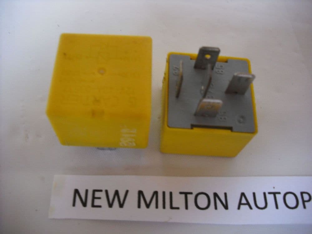 RENAULT CLIO MK2 PAIR OF YELLOW RELAYS NUMBERED 03532