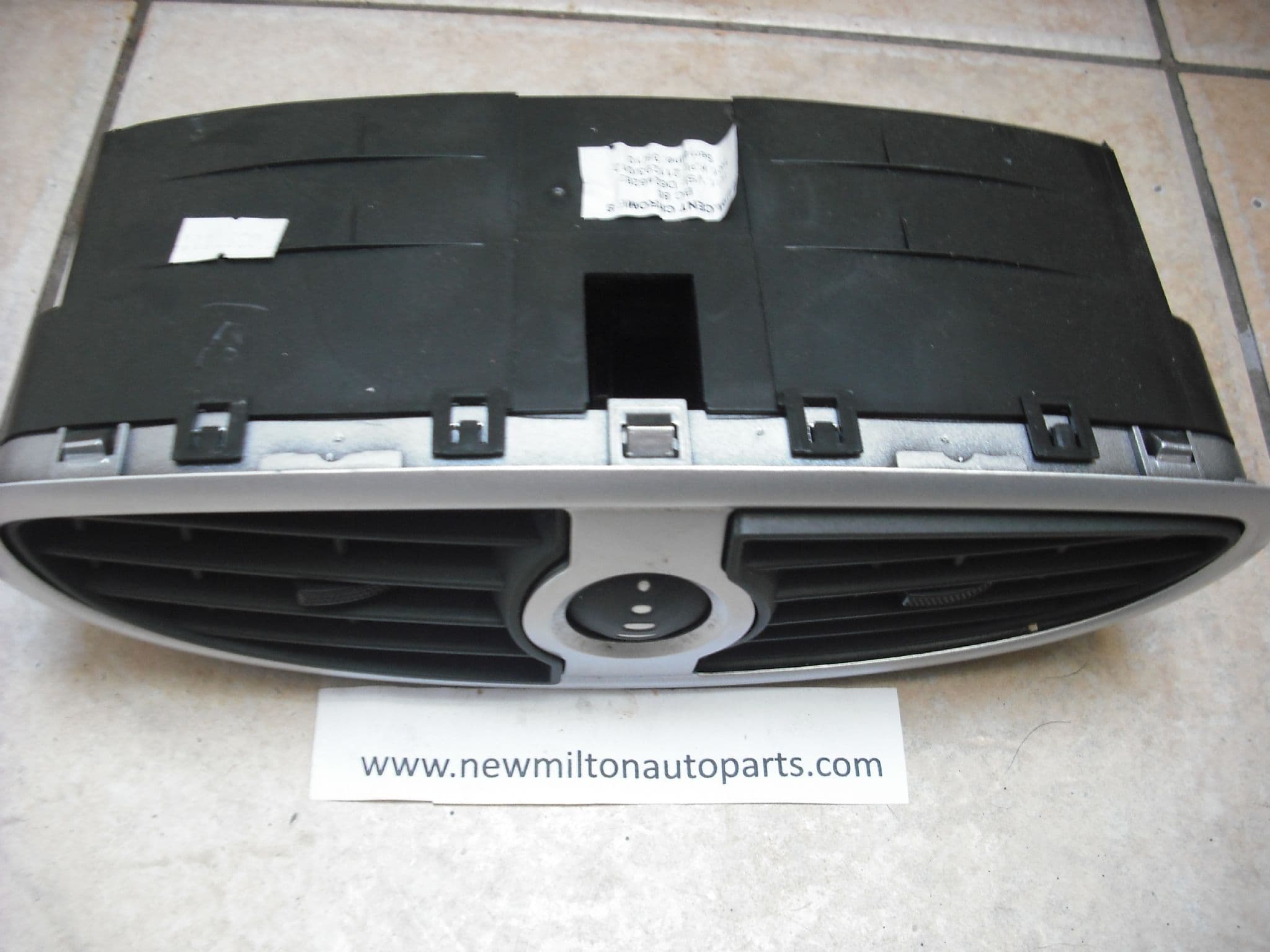 RENAULT CLIO MK3 CENTRAL DASH HEATER CONTROL AIR BLOWER VENTS