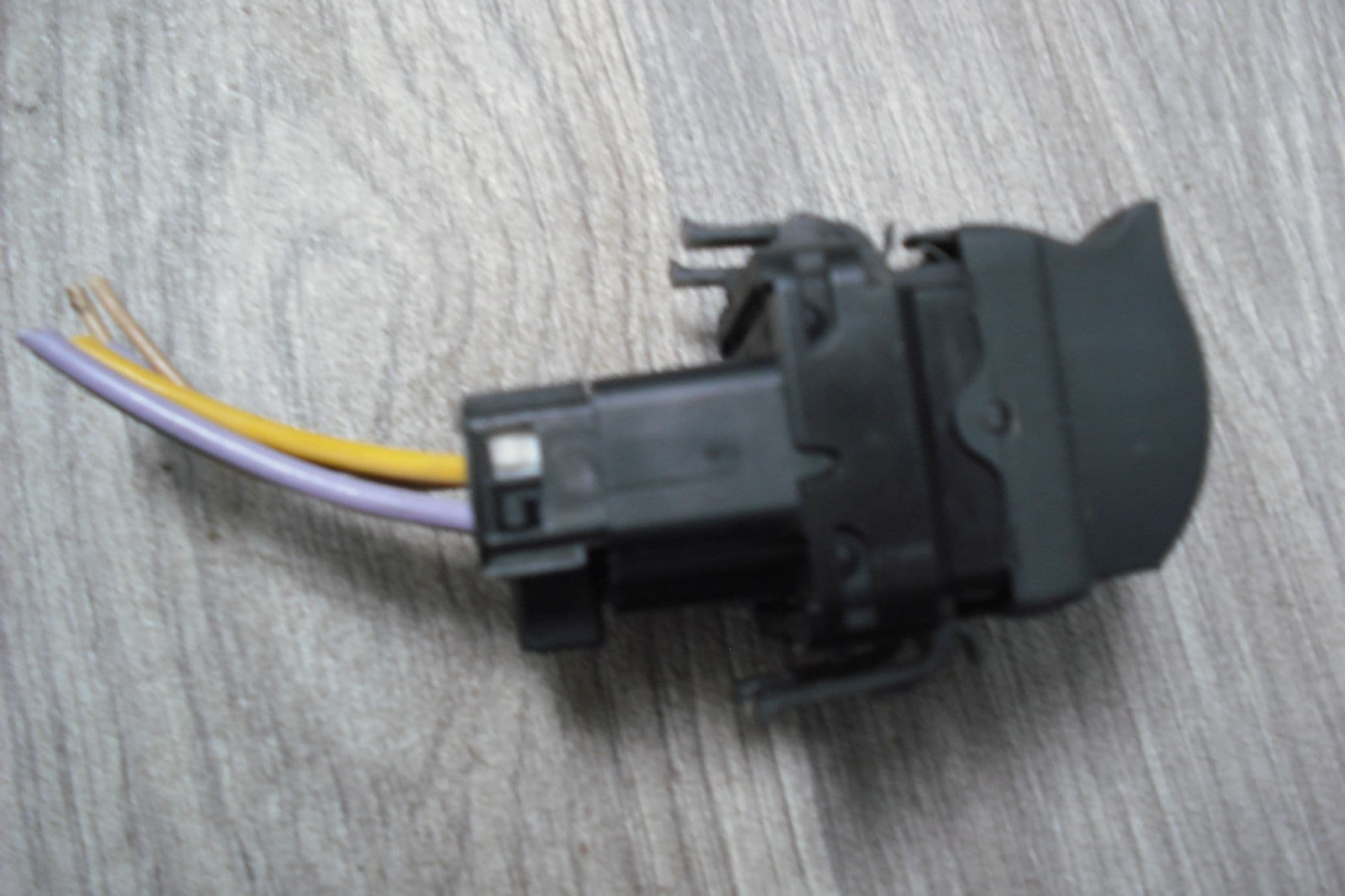 RENAULT LAGUNA 2 DRIVERS DOOR FRONT ELECTRIC WINDOW SWITCHES BLACK PLUG