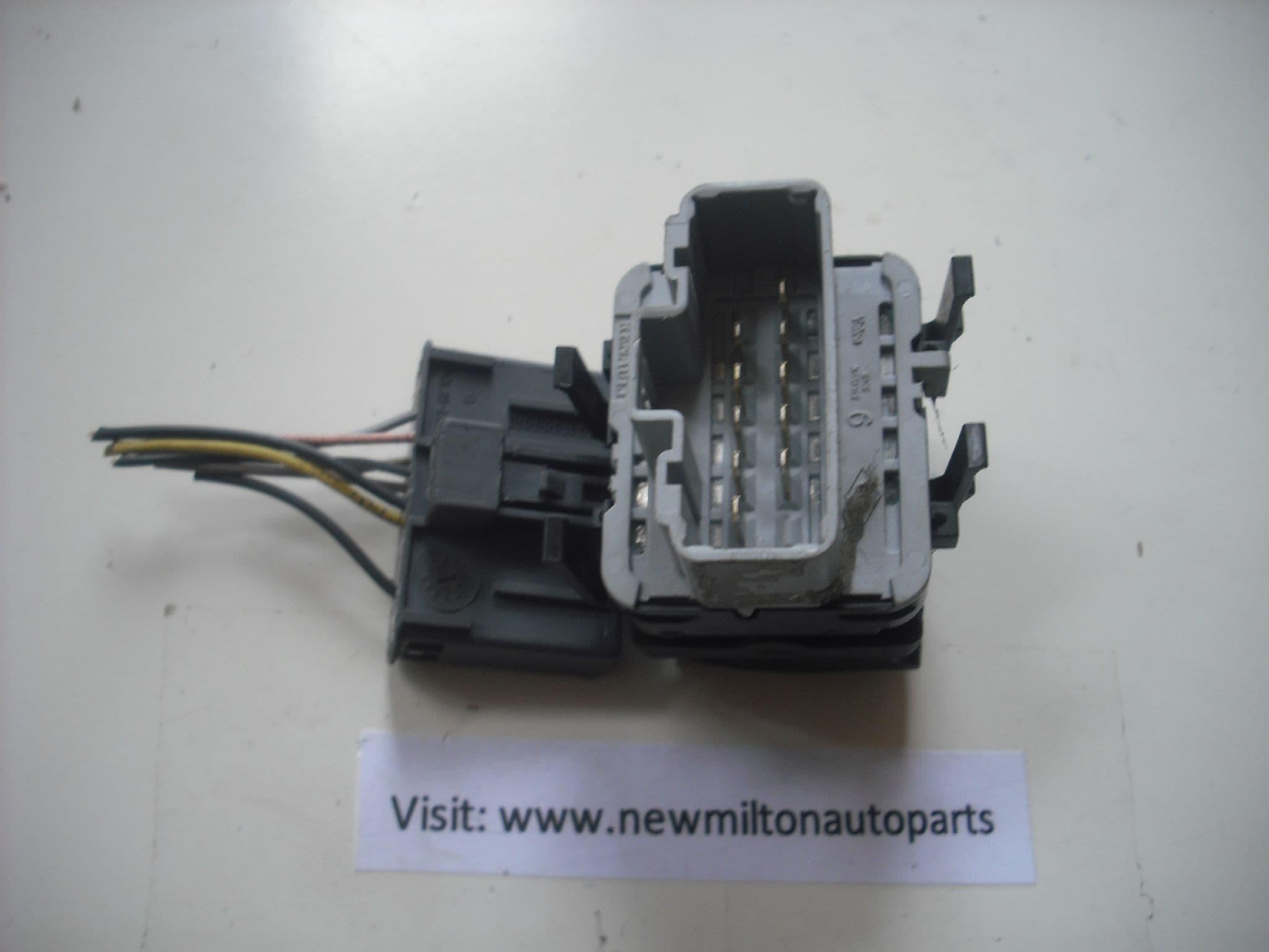 RENAULT SCENIC 2 FRONT DRIVERS DOOR ELECTRIC WINDOW SWITCHES 2002-2008