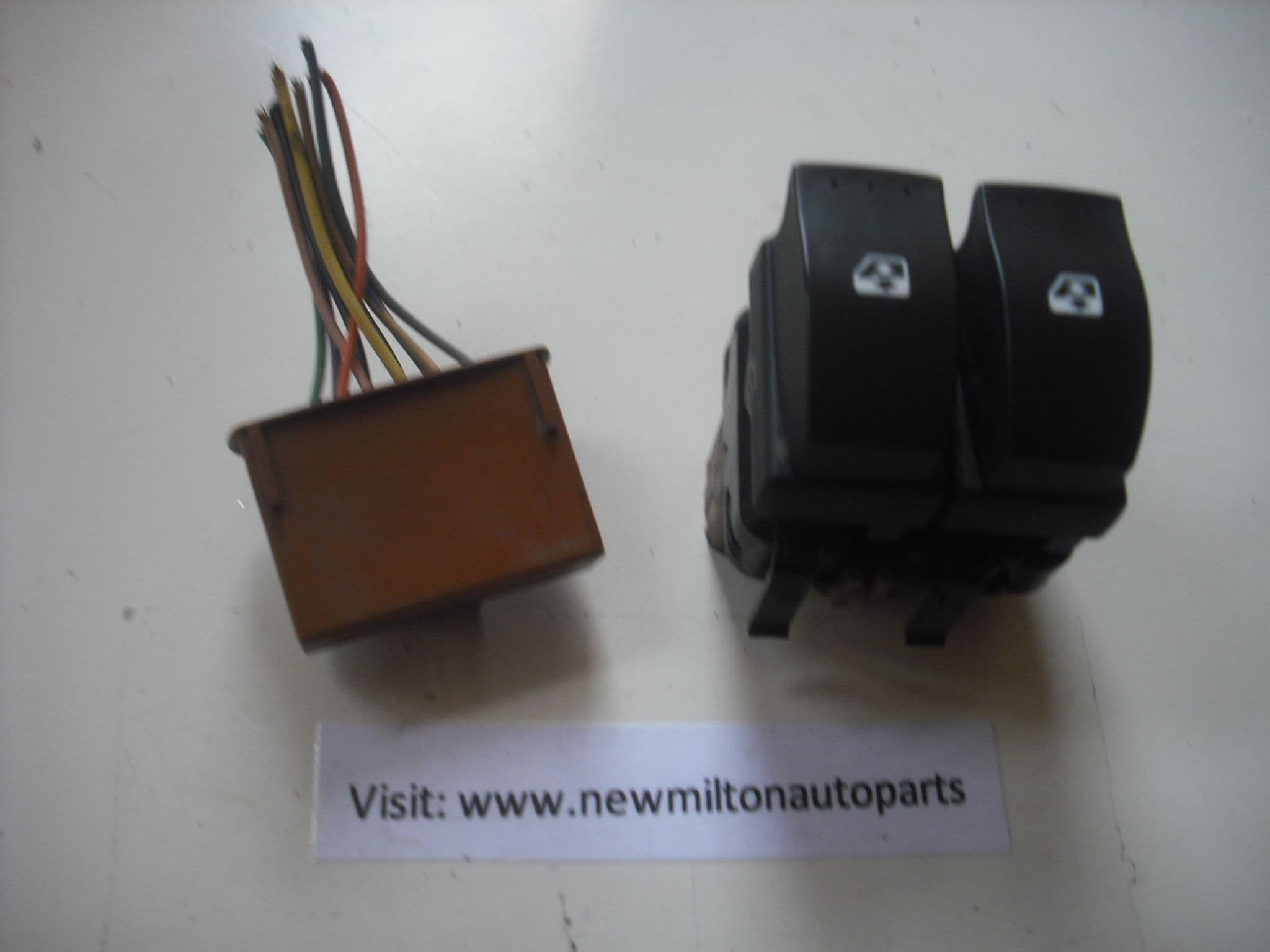 RENAULT SCENIC 2 REAR DOOR ELECTRIC WINDOW SWITCHES FROM DRIVERS DOOR ...