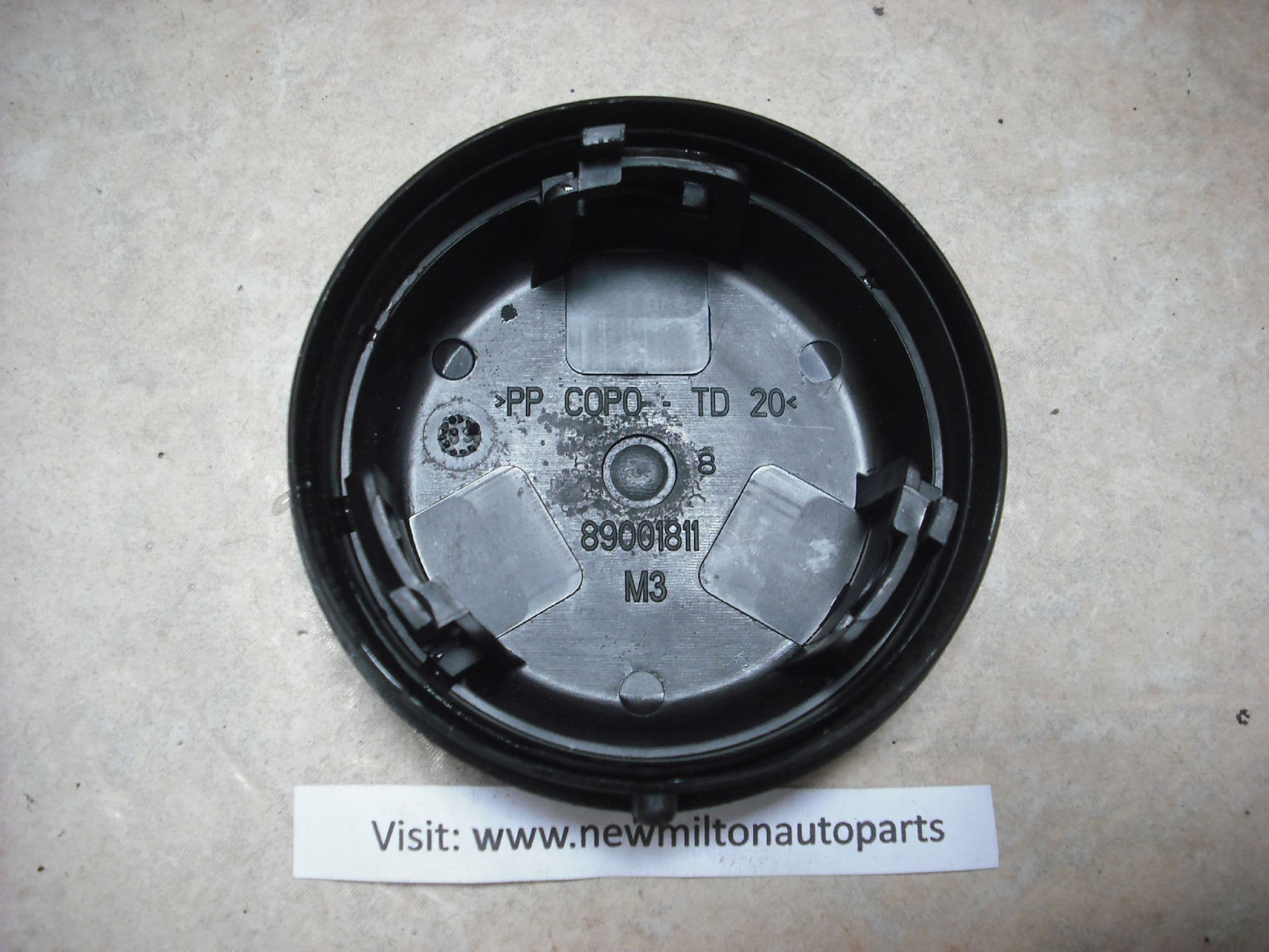 SAAB 95 9-5 XENON HEADLIGHT HEADLAMP BULB COVER CAP SMALL VALEO 89001811