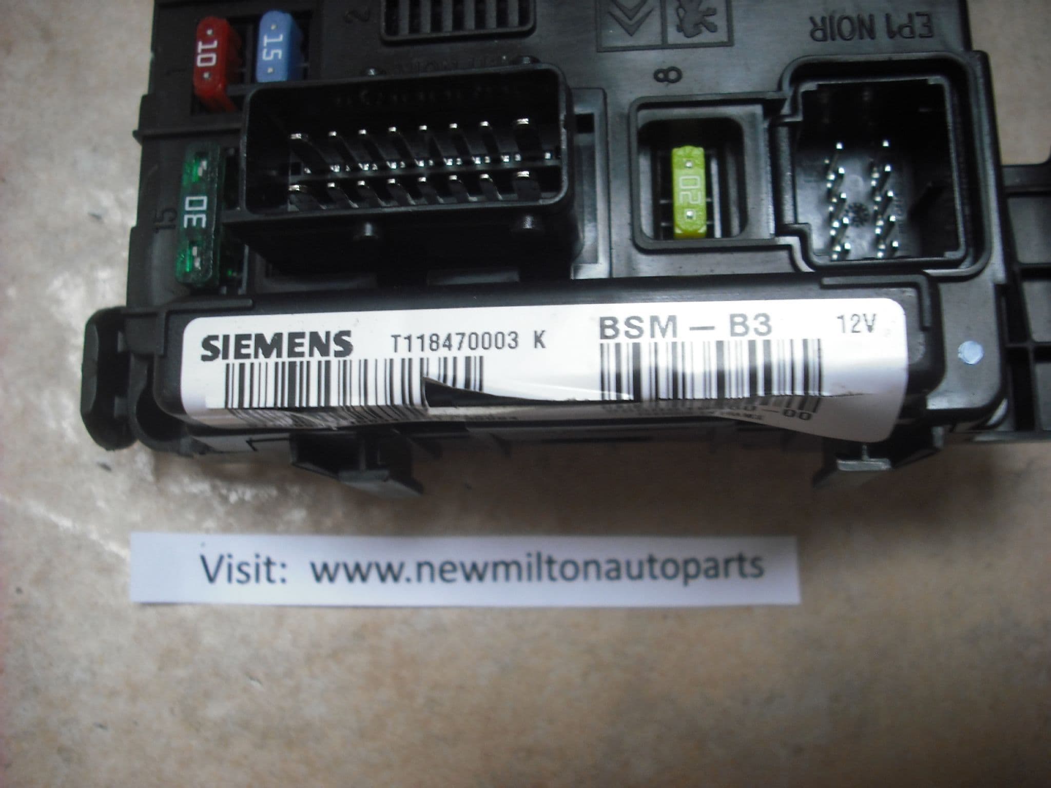 SIEMENS T118470003K BSM-B3 9650618480-00 CITROEN C3 ENGINE BAY FUSE BOX ...