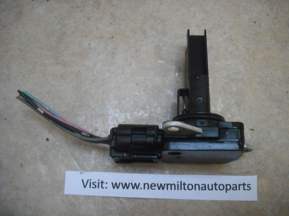 SOLD 22204-37010 TOYOTA YARIS MK2 AIR FLOW MAF METER SENSOR
