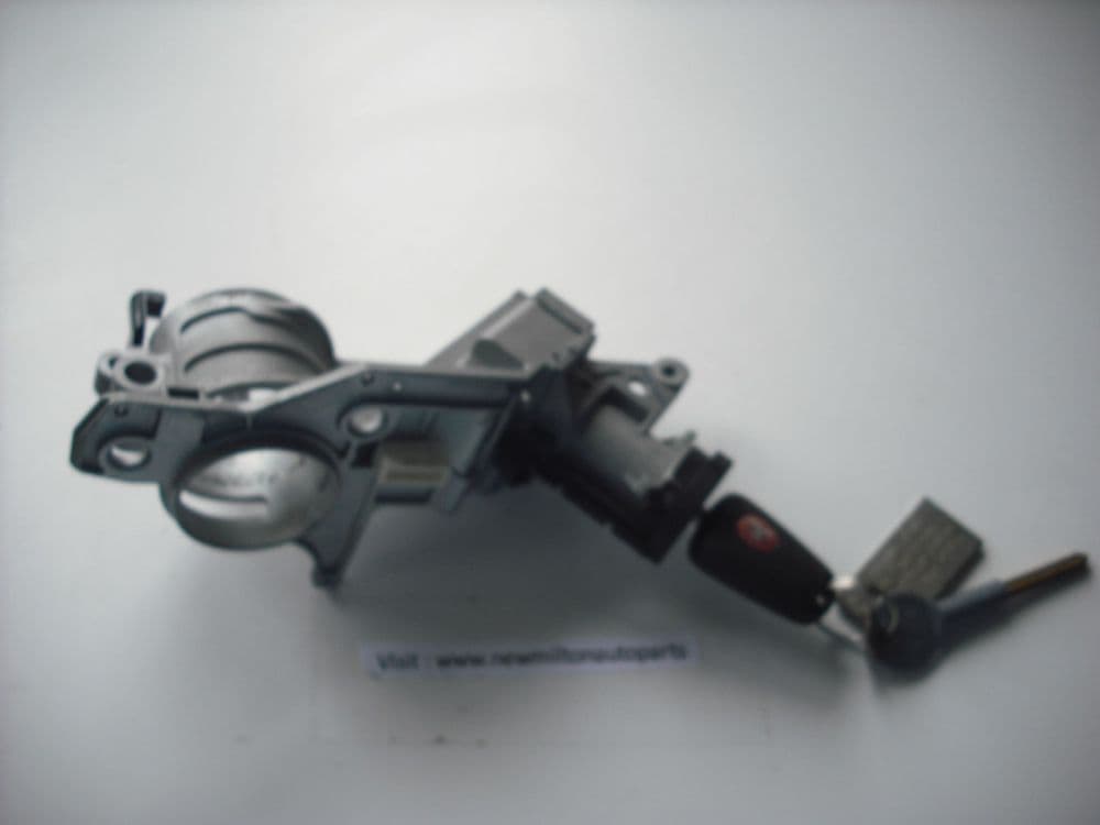 SOLD 24 21 430 VAUXHALL ASTRA MK5 H MODEL IGNITION BARREL AND KEY