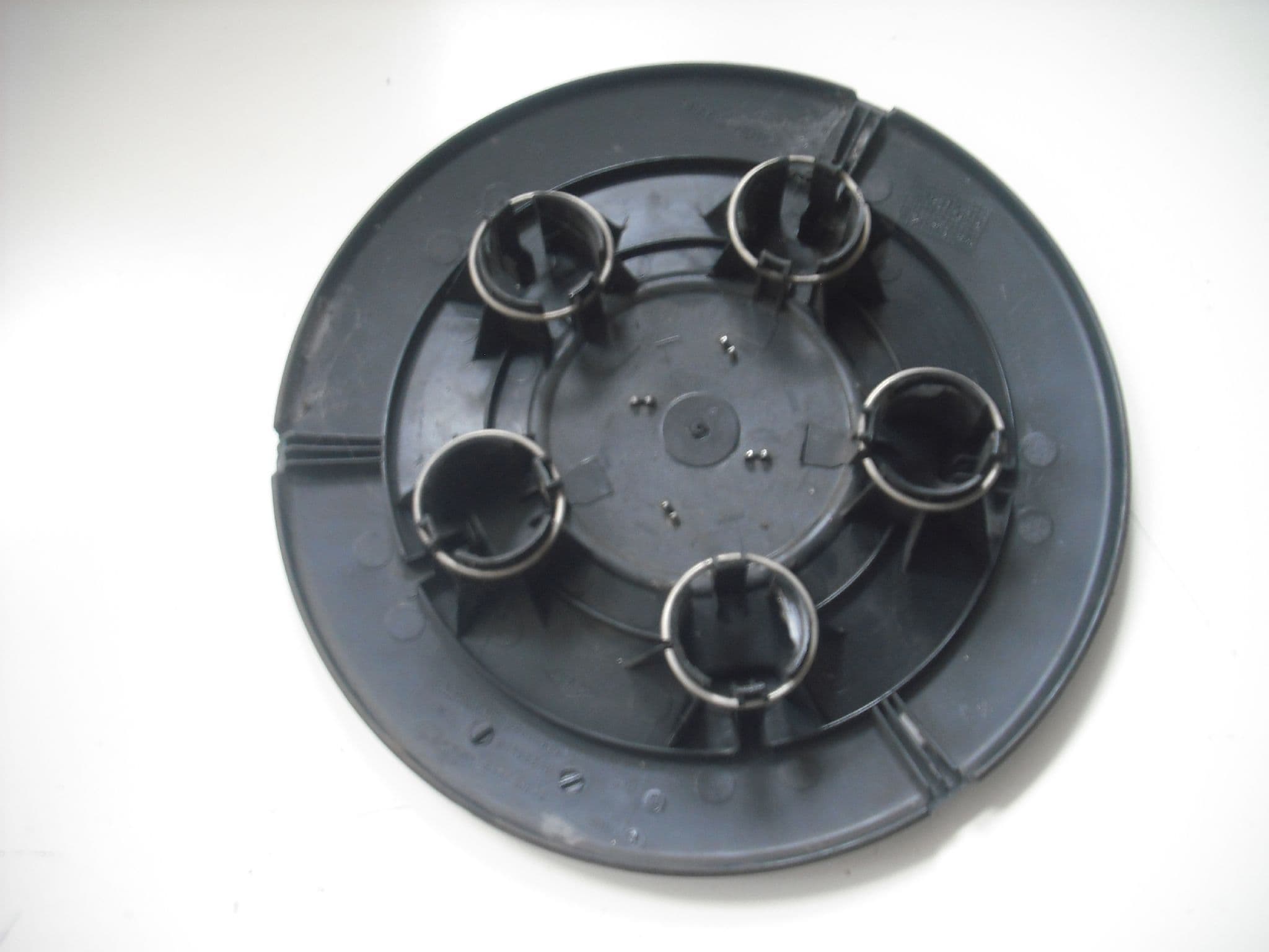 sold 8200069015 RENAULT TRAFFIC WHEEL HUB CAP TRIM