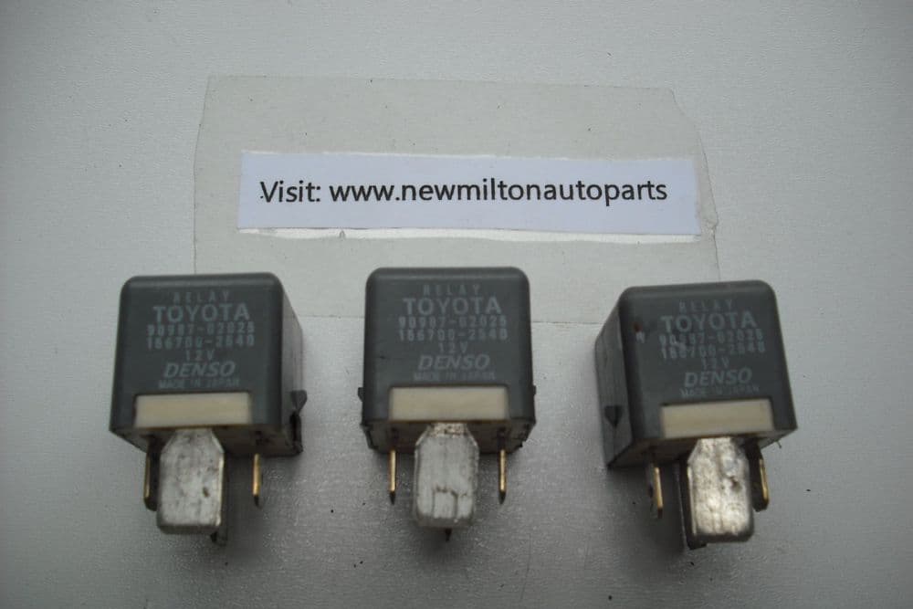 SOLD 90987-02025 156700-2540 3 GENUINE TOYOTA AND LEXUS GREY RELAYS