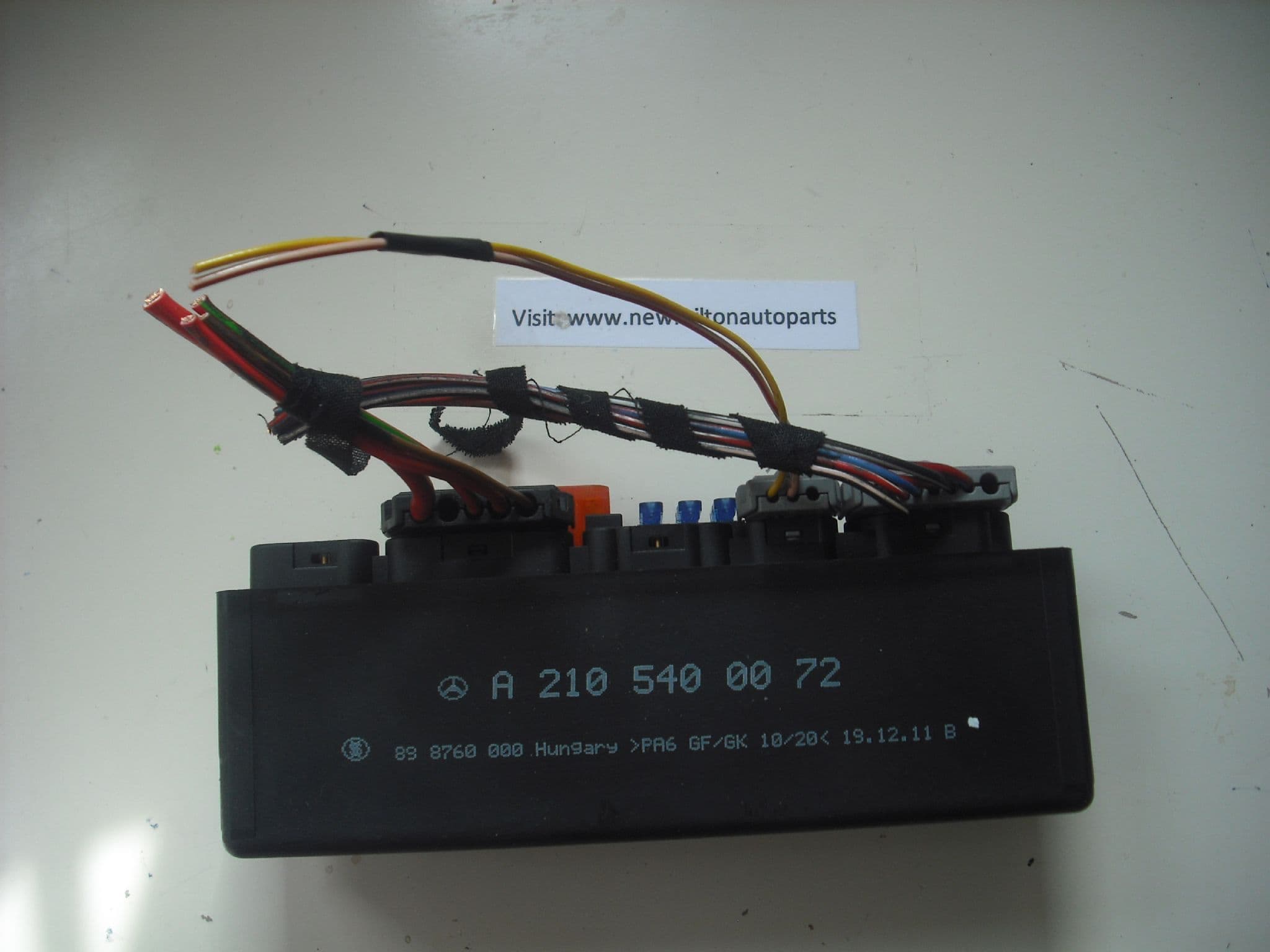 sold A 210 540 00 72 MERCEDES BENZ R170 SLK OVERLOAD PROTECTION RELAY ...