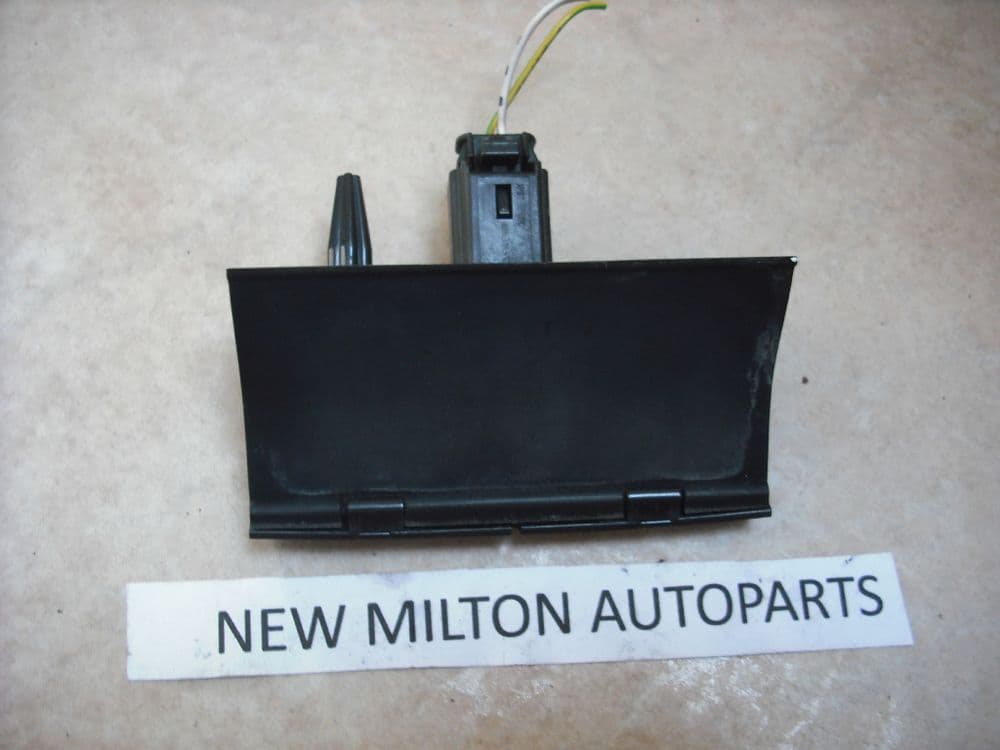 sold A GENUINE CITROEN C3 BOOT / TAILGATE / TRUNK RELEASE SWITCH