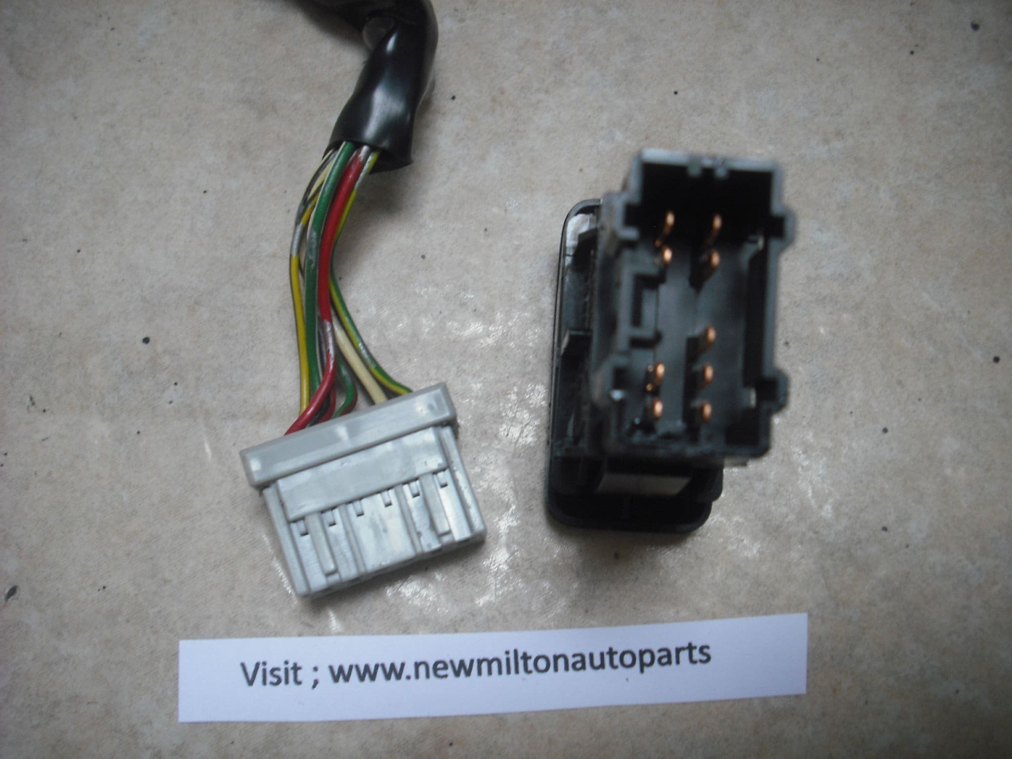 sold A GENUINE HONDA CRV MK2 2002-2007 HAZARD WARNING LIGHT SWITCH