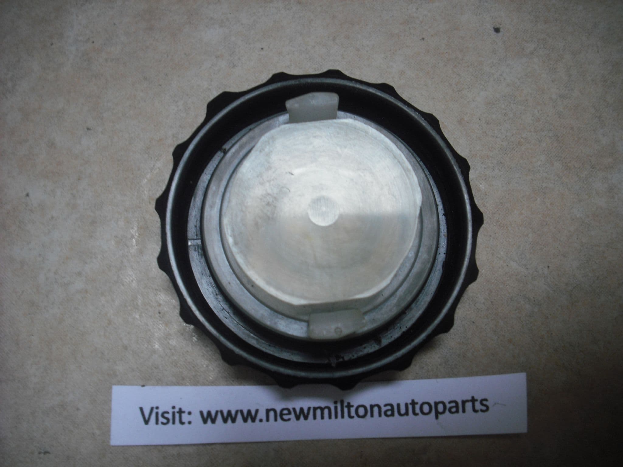 sold A GENUINE LEXUS IS200 BRAKE FLUID MASTER CYLINDER FILLER CAP