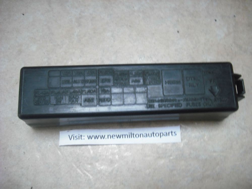 SOLD A GENUINE NISSAN MICRA K12 ENGINE BAY FUSE BOX COVER LID