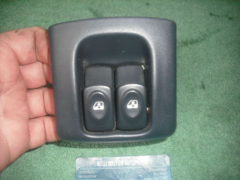 sold A GENUINE RENAULT MEGANE MK1 CONVERTIBLE REAR WINDOW SWITCH PACK