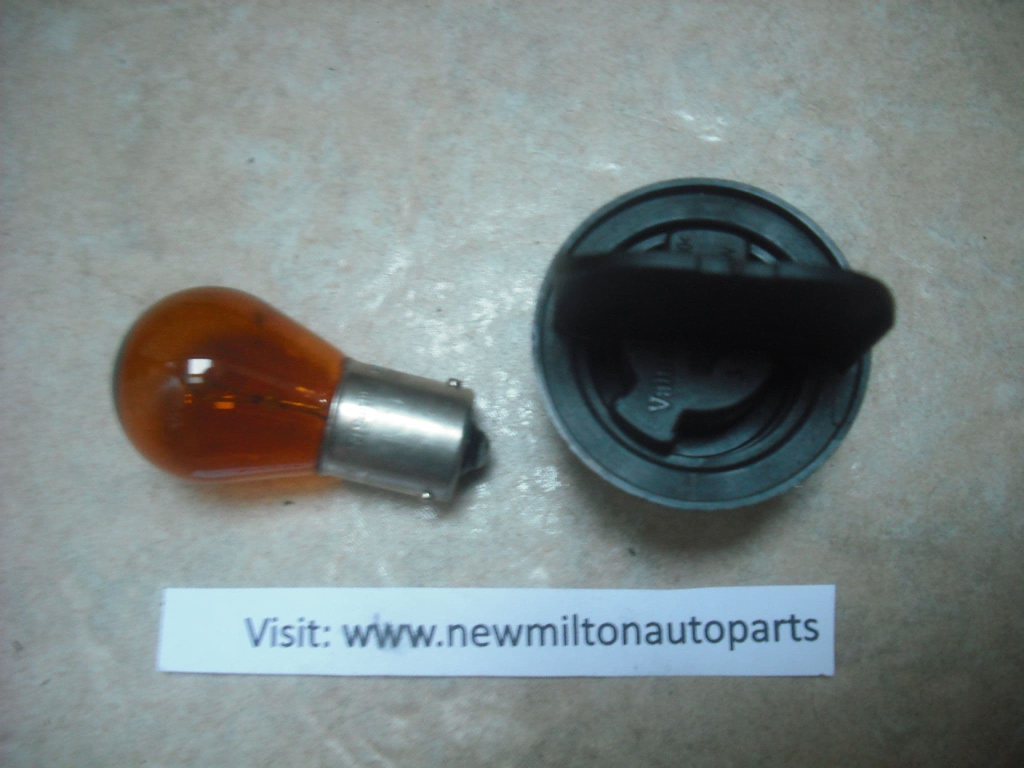 sold A GENUINE SEAT LEON MK2 HEADLIGHT HEADLAMP INDICATOR FLASHER BULB ...