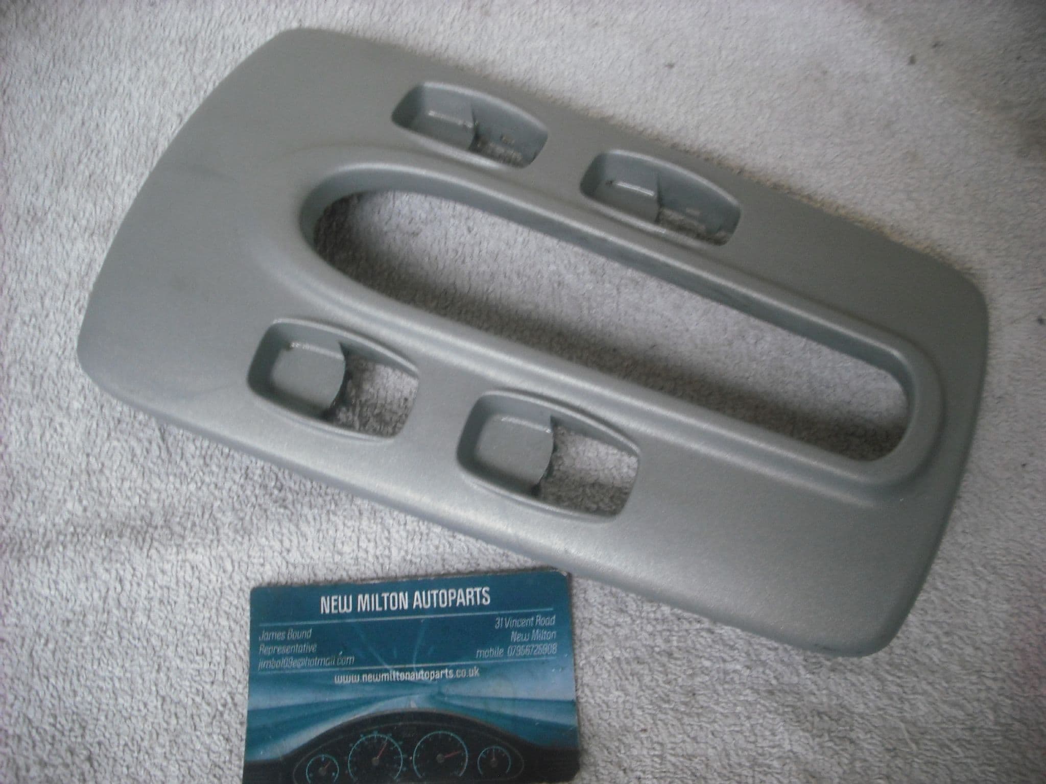 SOLD A GENUINE SMART CAR FORFOUR PASSION CENTER CONSOLE ELECTRIC WINDOW ...