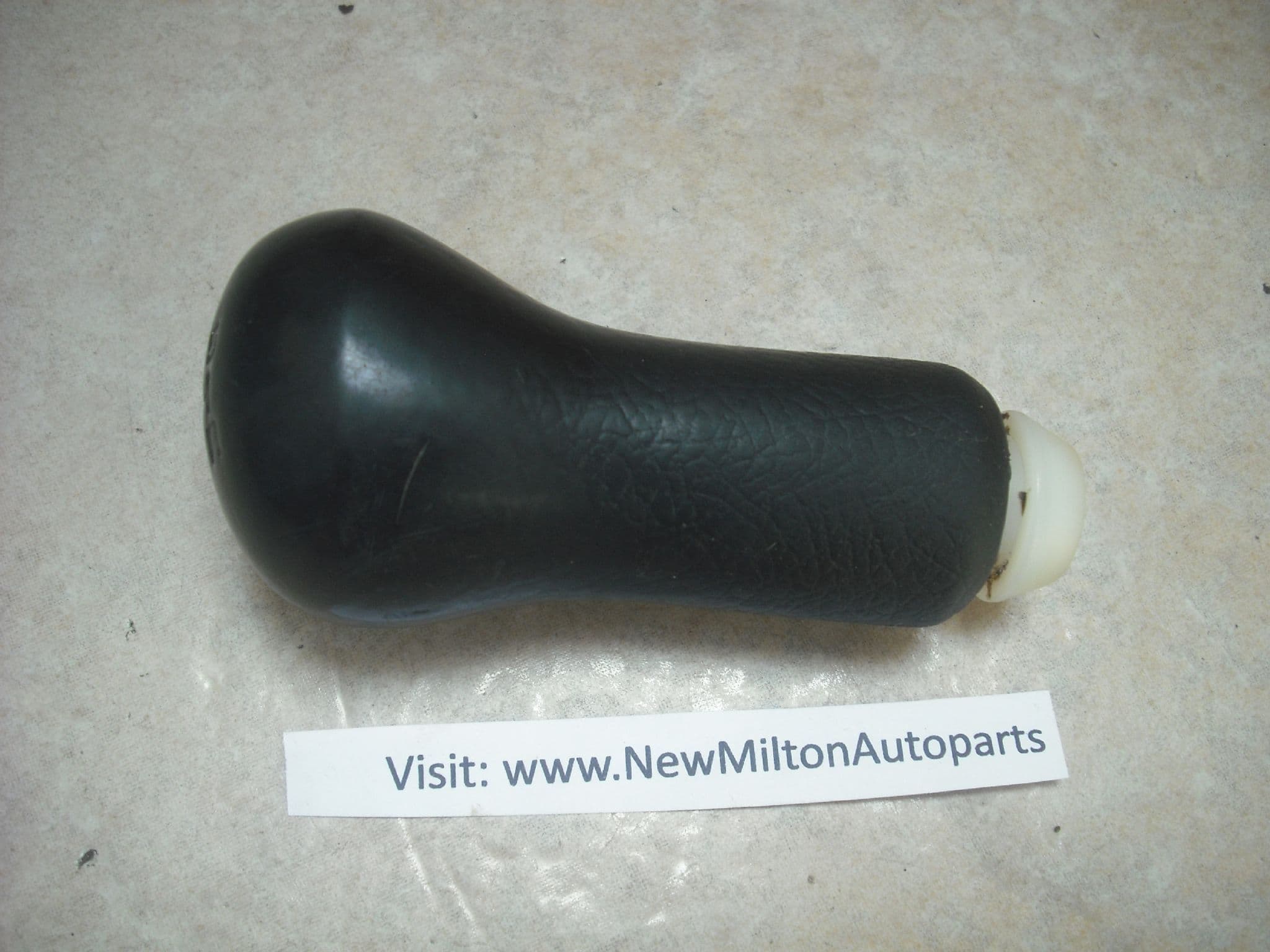 SOLD A GENUINE SUZUKI SUPER CARRY 5 SPEED GEAR KNOB