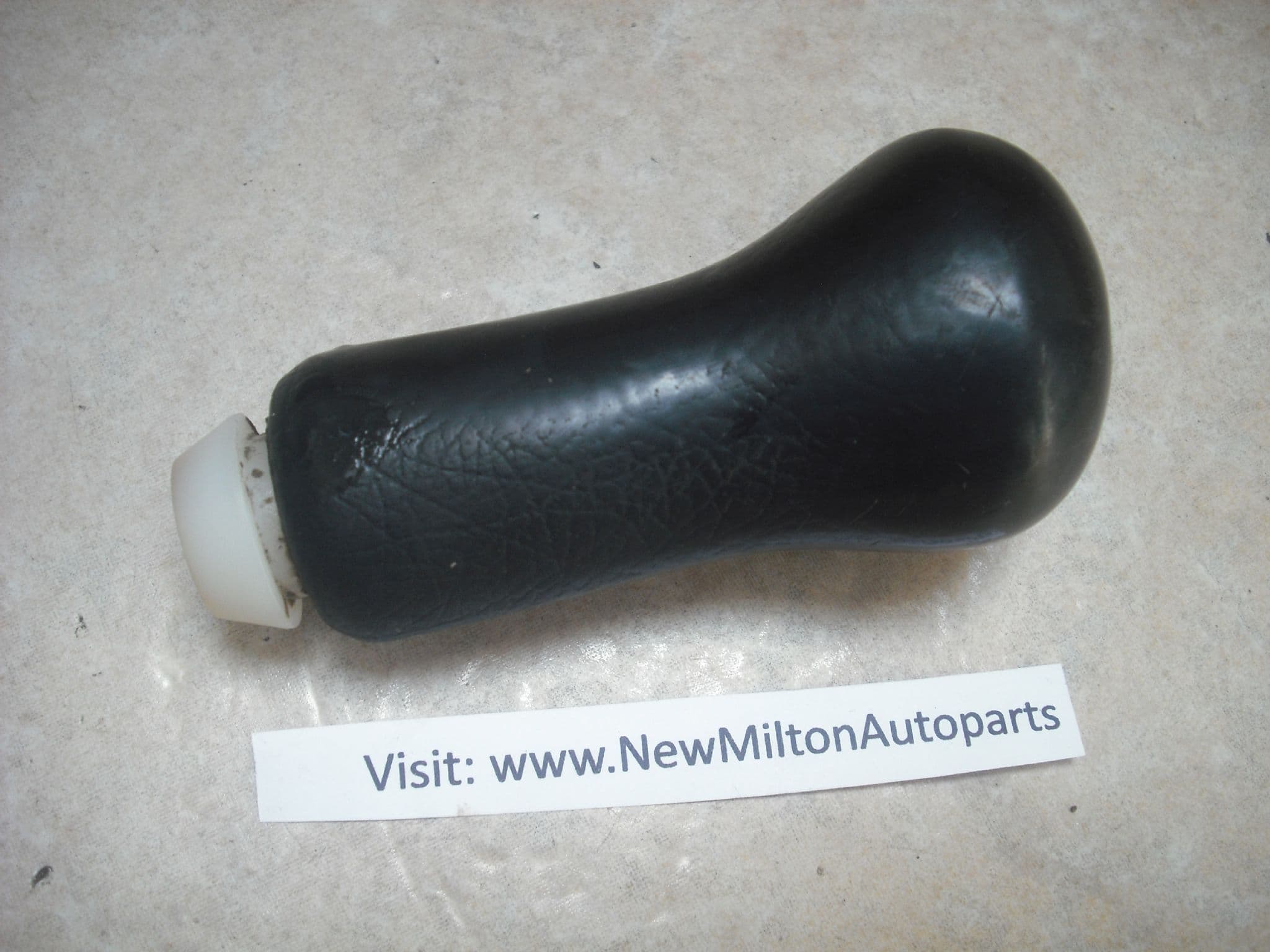 SOLD A GENUINE SUZUKI SUPER CARRY 5 SPEED GEAR KNOB