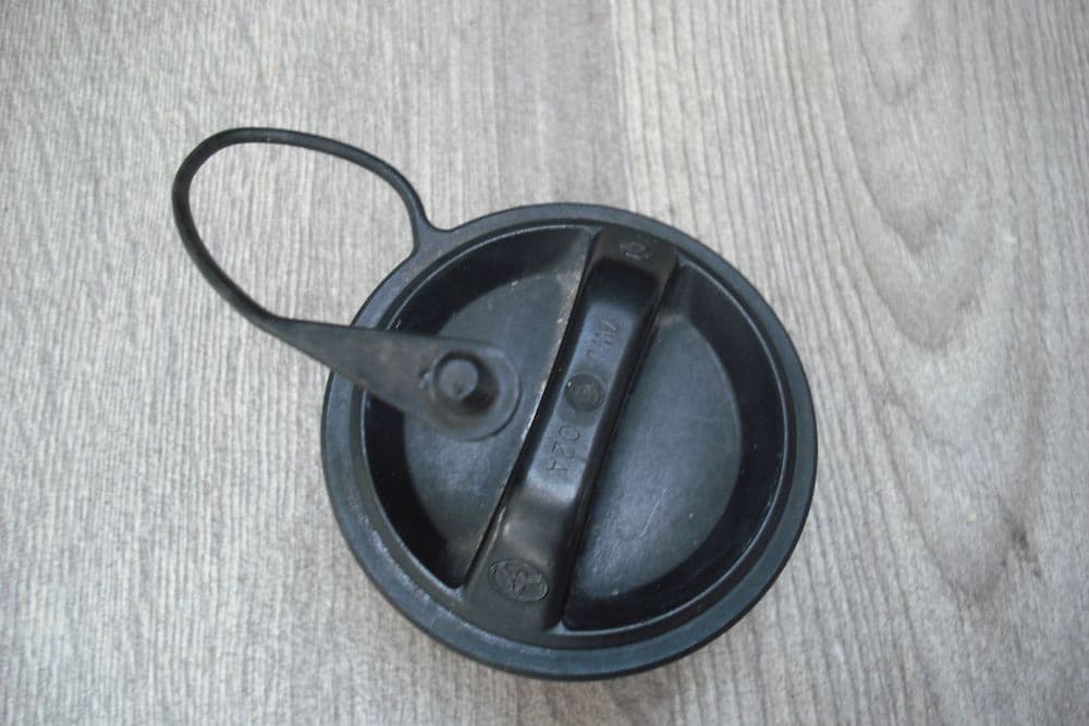 sold A GENUINE TOYOTA RAV 4 FUEL PETROL CAP