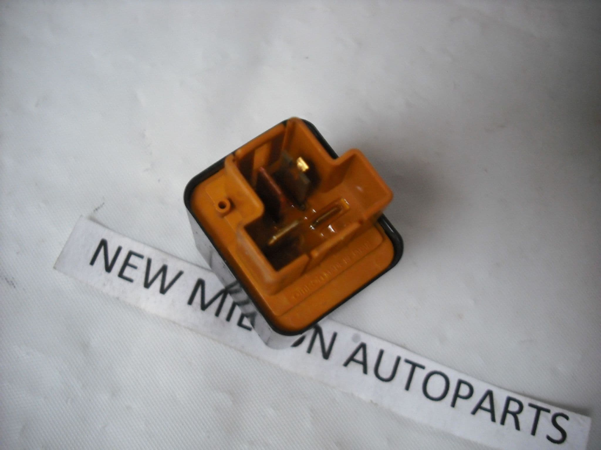 SOLD AN ORIGINAL MITSUBISHI GALANT RELAY MD113566