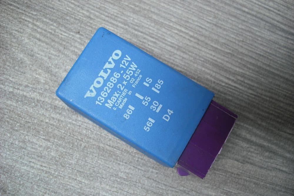 SOLD CARTIER 1362886 VOLVO 760 960 HEADLIGHT FUSE RELAY